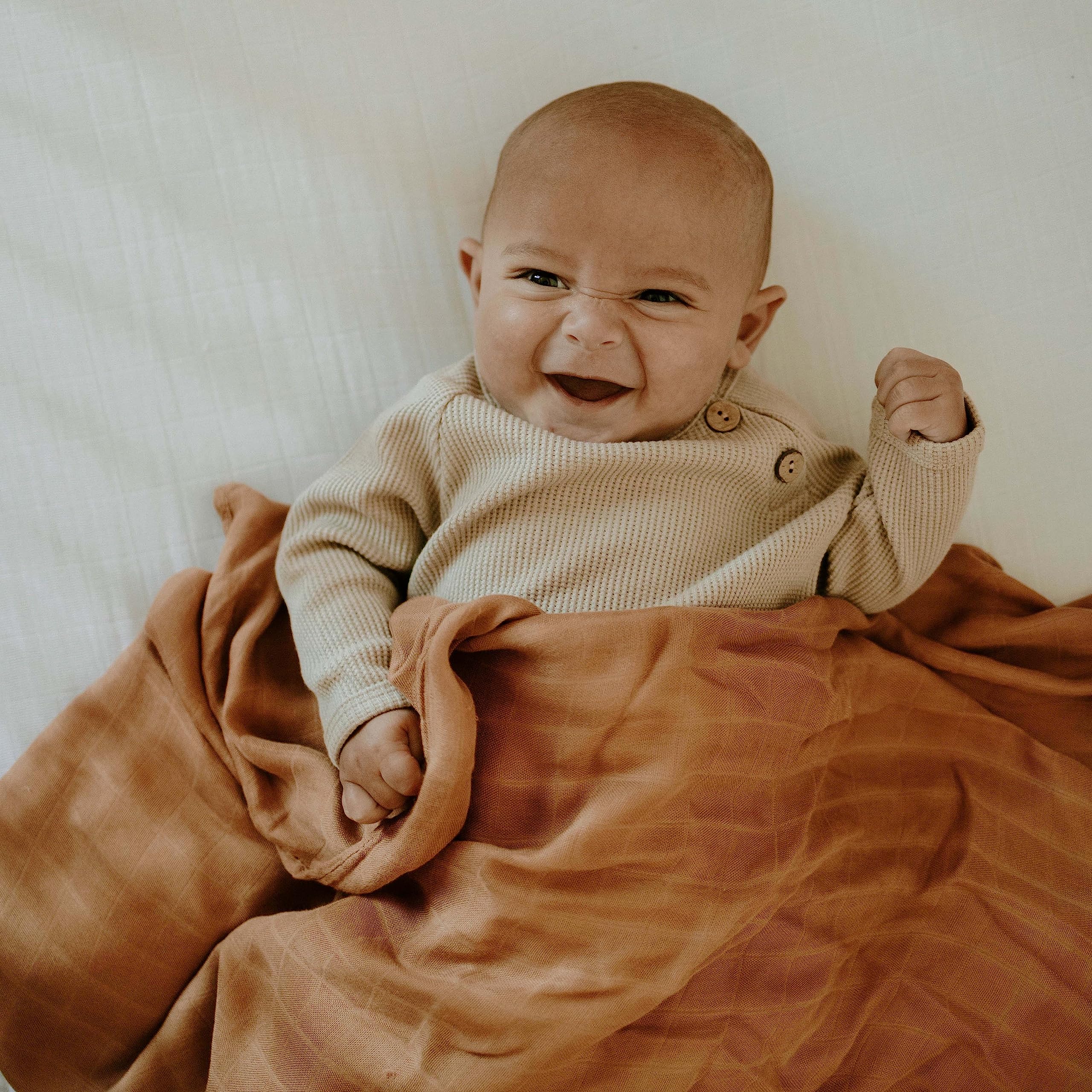 Little Unicorn β Caramel Deluxe Swaddle Set | Set of 2 | 100% Rayon Muslin from Bamboo | Super Soft | Newborns and Infants | Large 47β x 47β | Machine Washable