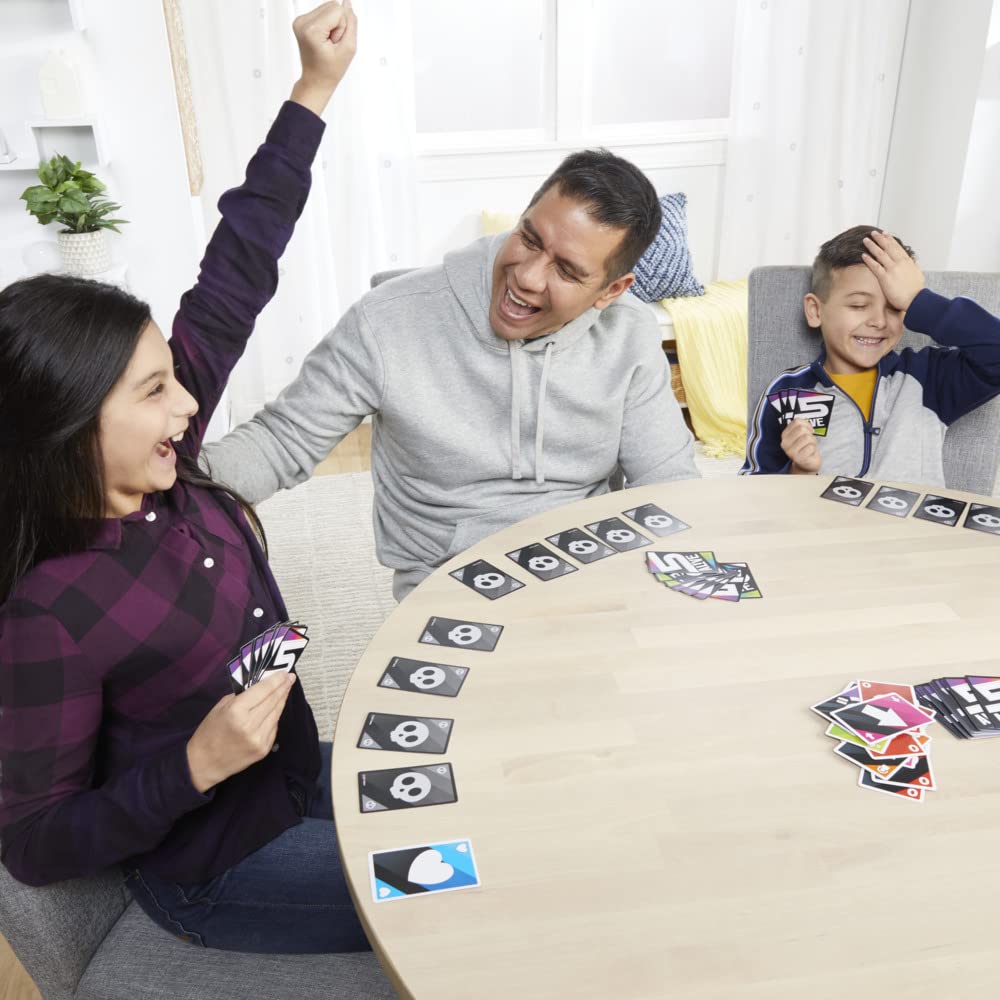 Hasbro Gaming 5 Alive, Fast-Paced Game Kids and Families, Family Quick Card Games 2 to 6 Players, Multicolor