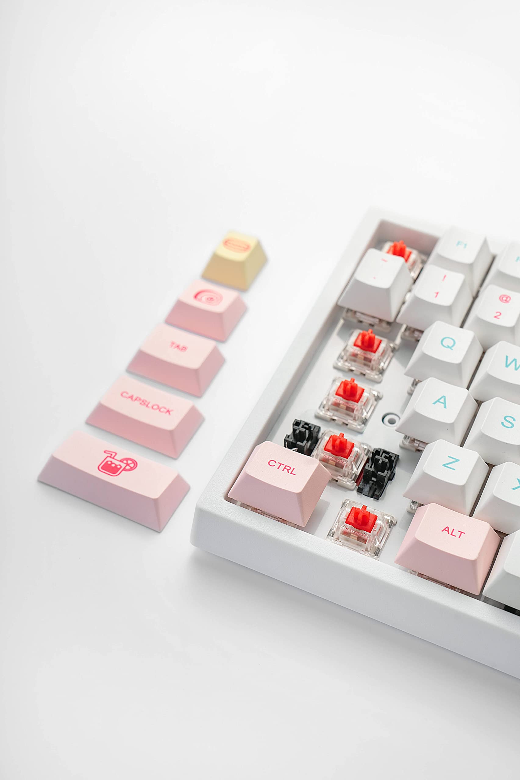 YUNZII Macaron 84 84-Key RGB Hotswap Wired Mechanical Gaming Keyboard with PBT Dye-subbed Keycaps for Mac/Win/Gamers (Gateron Yellow Switch,Macaron)