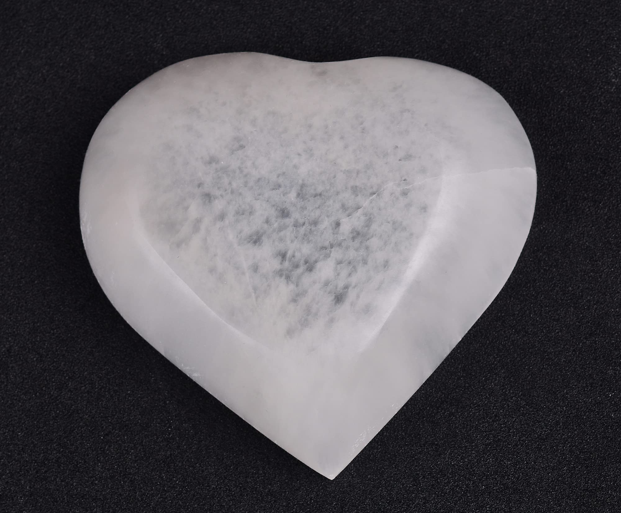 AMOYSTONE Natural Selenite Bowl Heart Shaped Selenite Plate for Crystals 4-4.7" for Reiki Healing Meditation Decoration