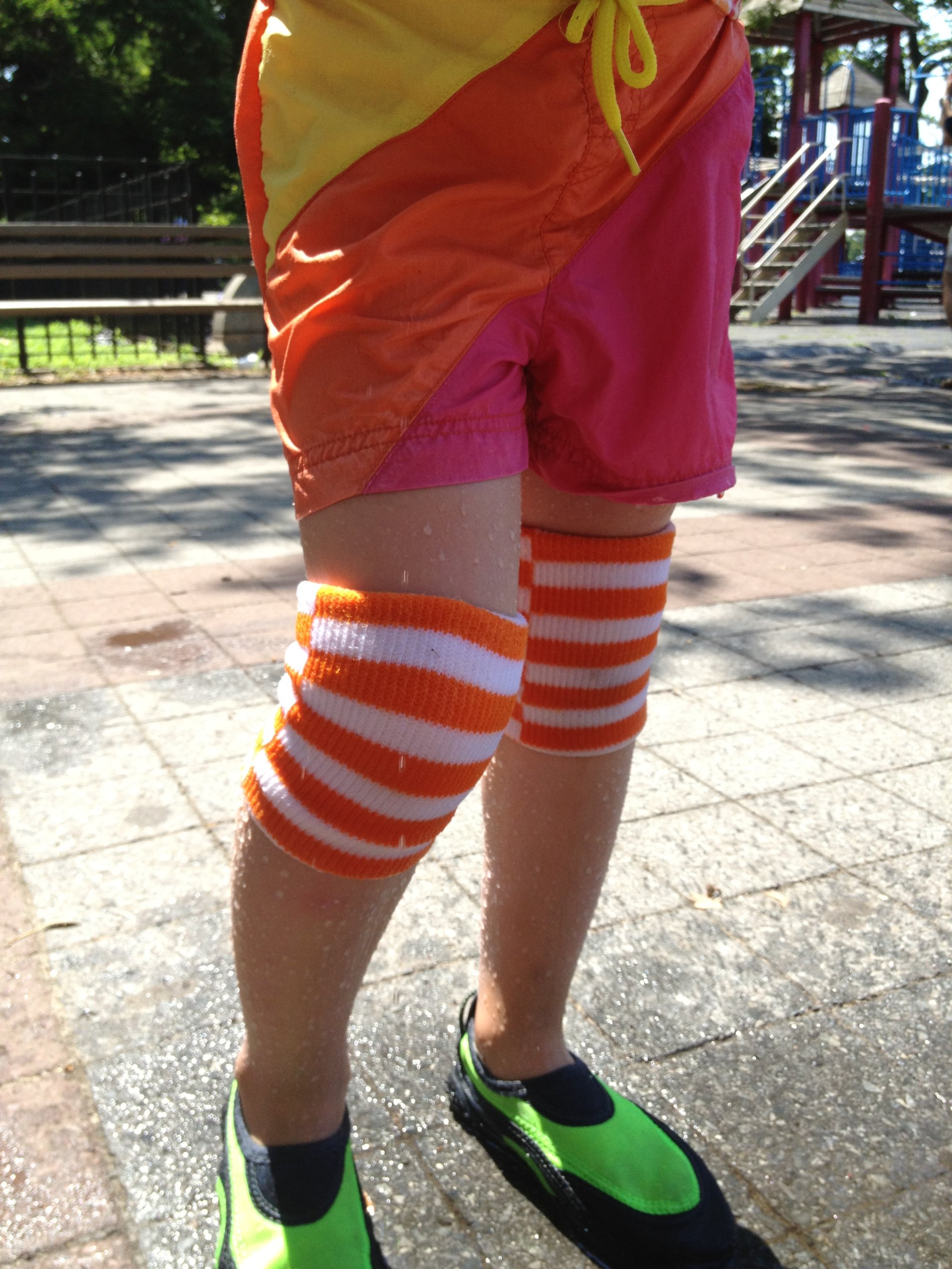 KneeBees Soft Protective Cotton Knee Pads/Knee Sleeves for Kids/Children Machine Washable Comfortable One Size Fits Most Perfect for Playing Running Exploring (Purple and Pink Stripes)