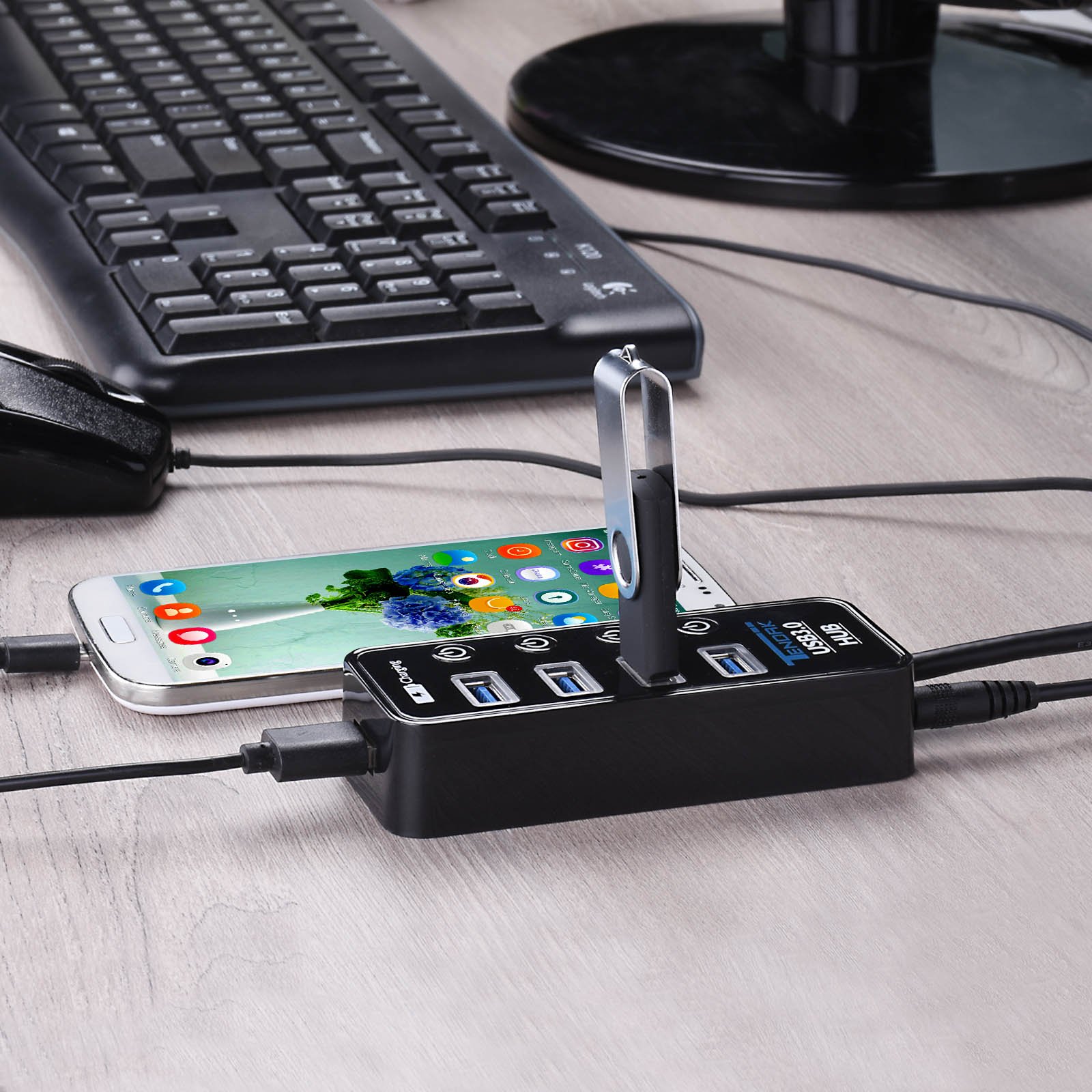 USB 3.0 Hub - Tendak USB Hub with 4 USB 3.0 Data Ports + 1 USB Smart Charging Port and Power Supply Adapter with Individual On/Off Port Switches for MacBook, Mac Pro, HDD