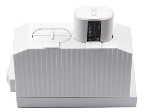 Amazon Basics Controller Battery Pack Charger For Xbox One S Console - White (Not compatible with Xbox One S All-Digital Edition Console)
