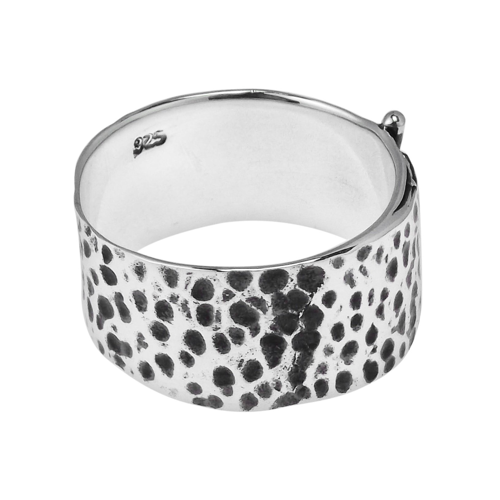 AeraVida Modern Rugged Hammered 10mm Wide Band .925 Sterling Silver Ring (10)