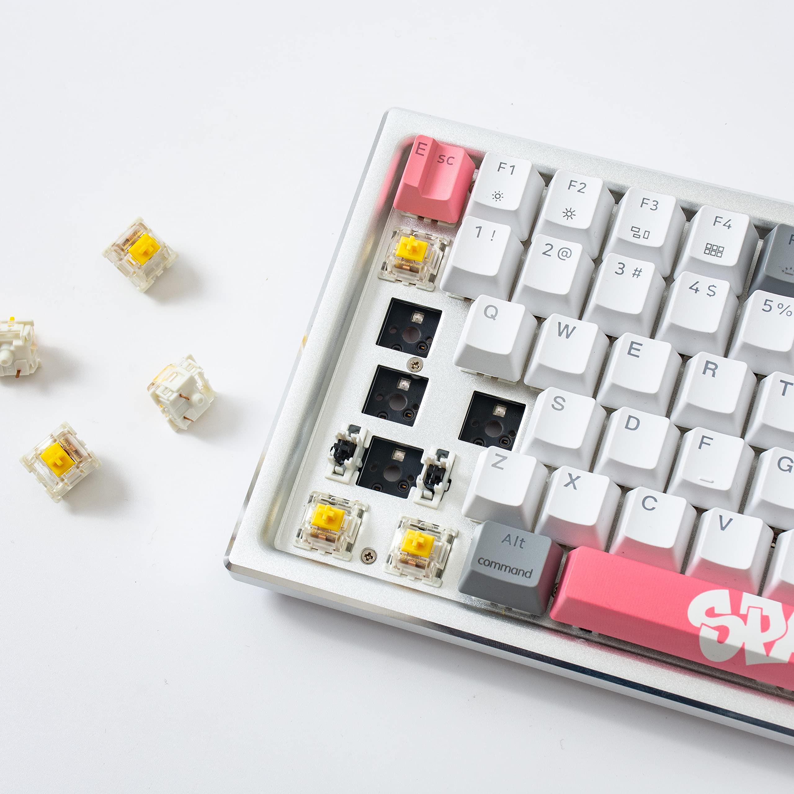 YUNZII AK84 84-Key Hot-Swappable Gaming Mechanical Keyboard with Double Shot PBT Keycaps, RGB, Aluminum Frame for Mac Windows (Gateron Black Switch, Silver)
