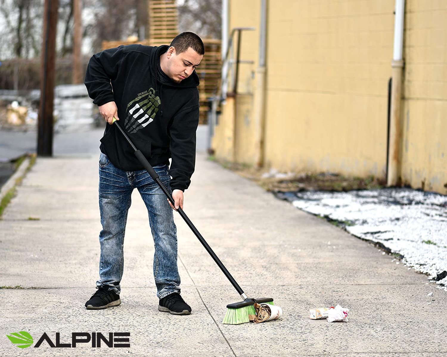 Alpine Industries Push Broom Heavy Duty Smooth Surface Broom Deck Scrubber Long Handle Commercial Floor Scrub Broom Cleans Dirt, Debris, Sand, Mud, Leaves and Water (Green, 24 in)