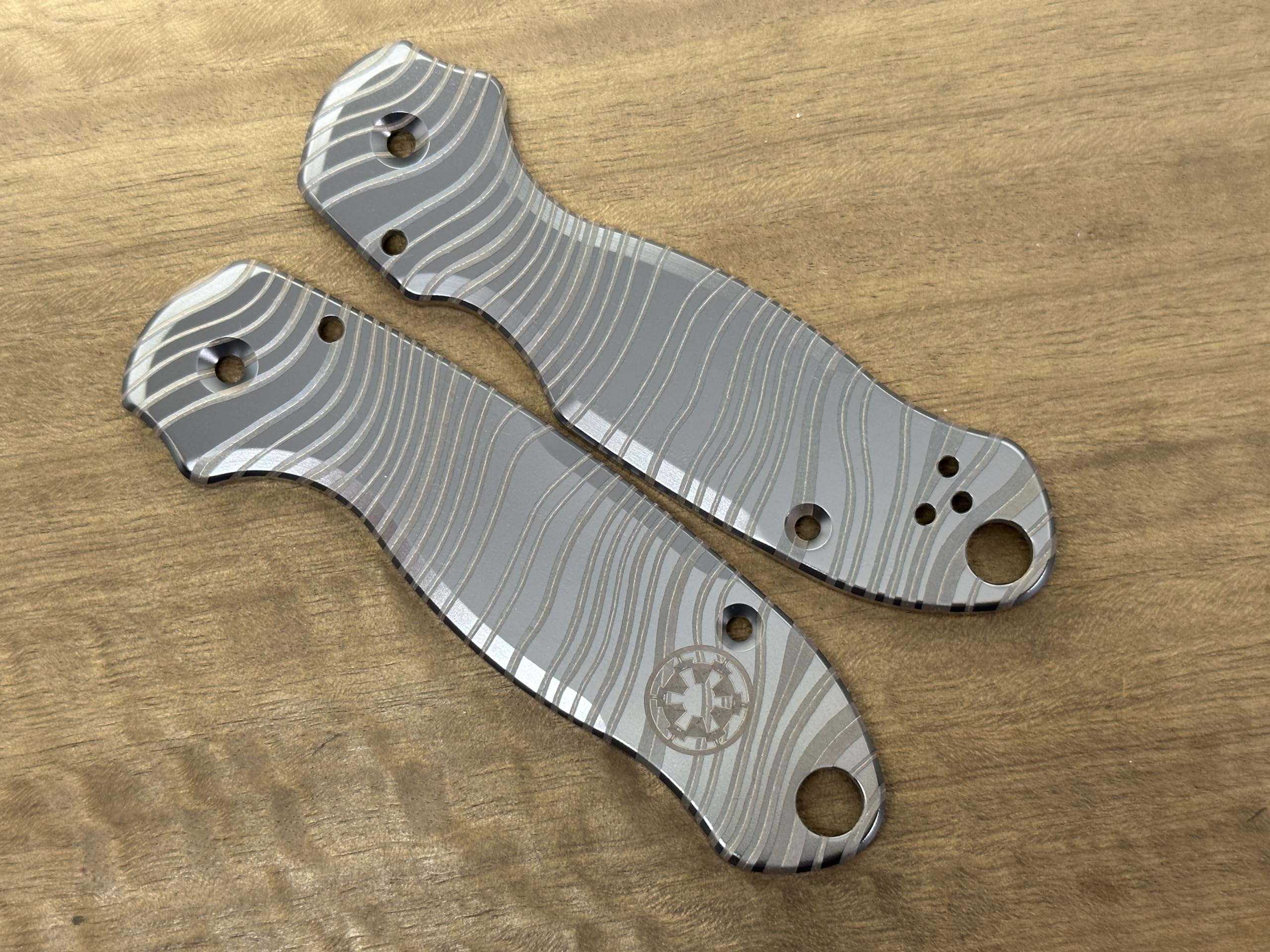 Black Mandalorian Titanium Scales for Spyderco Para 3