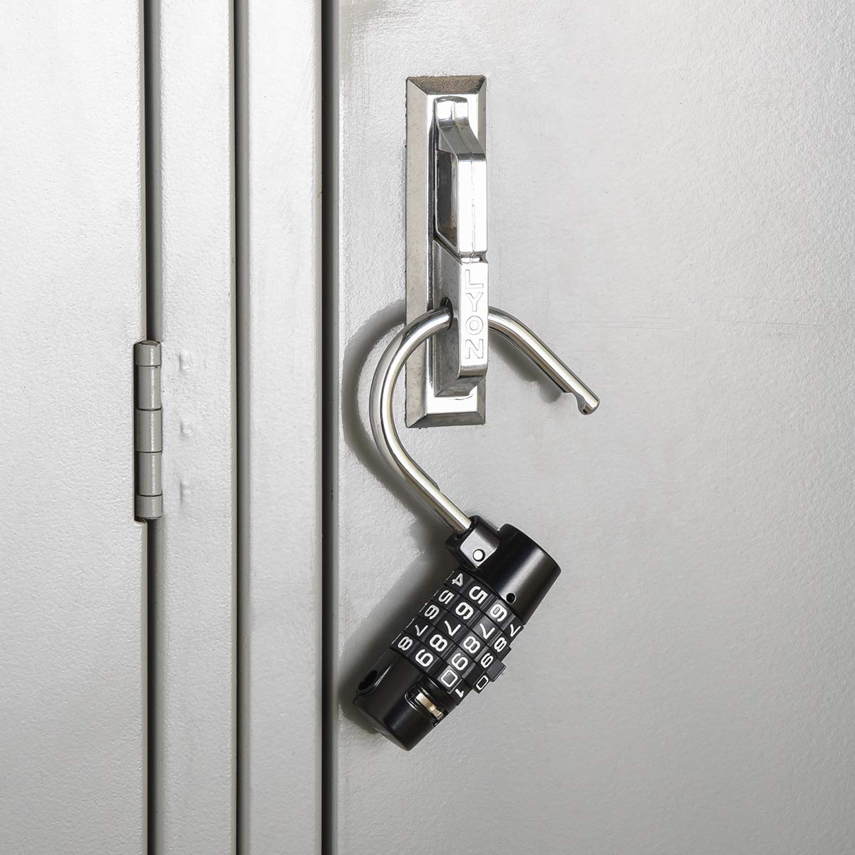 Amazon Basics 5-Digit Horizontal Combination Padlock, Black, 1-Pack