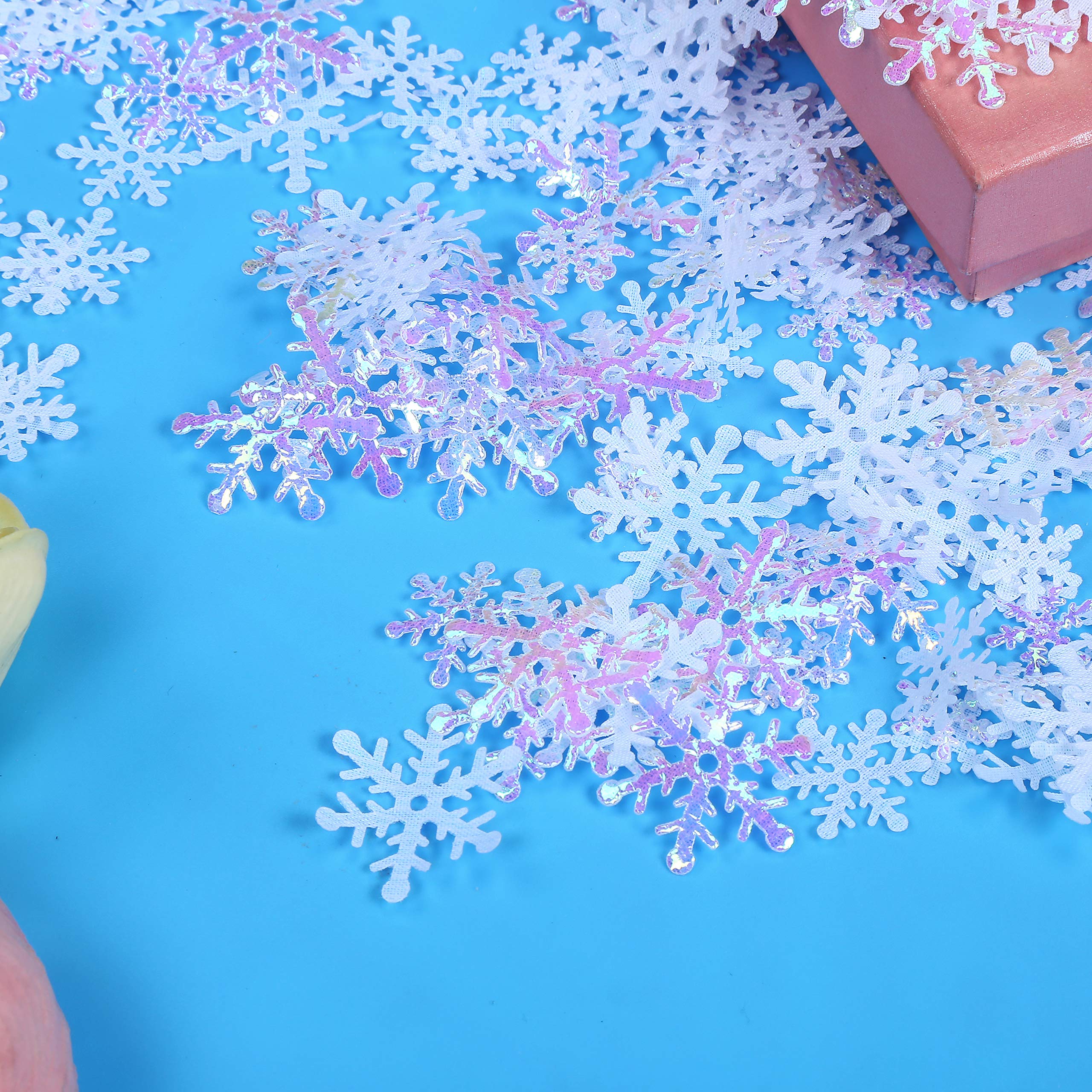 CCINEE 800pcs Glitter Snowflake Confetti White Decorative Snowflake Scatter Confetti for Christmas Birthday Party Wedding Home Decoration