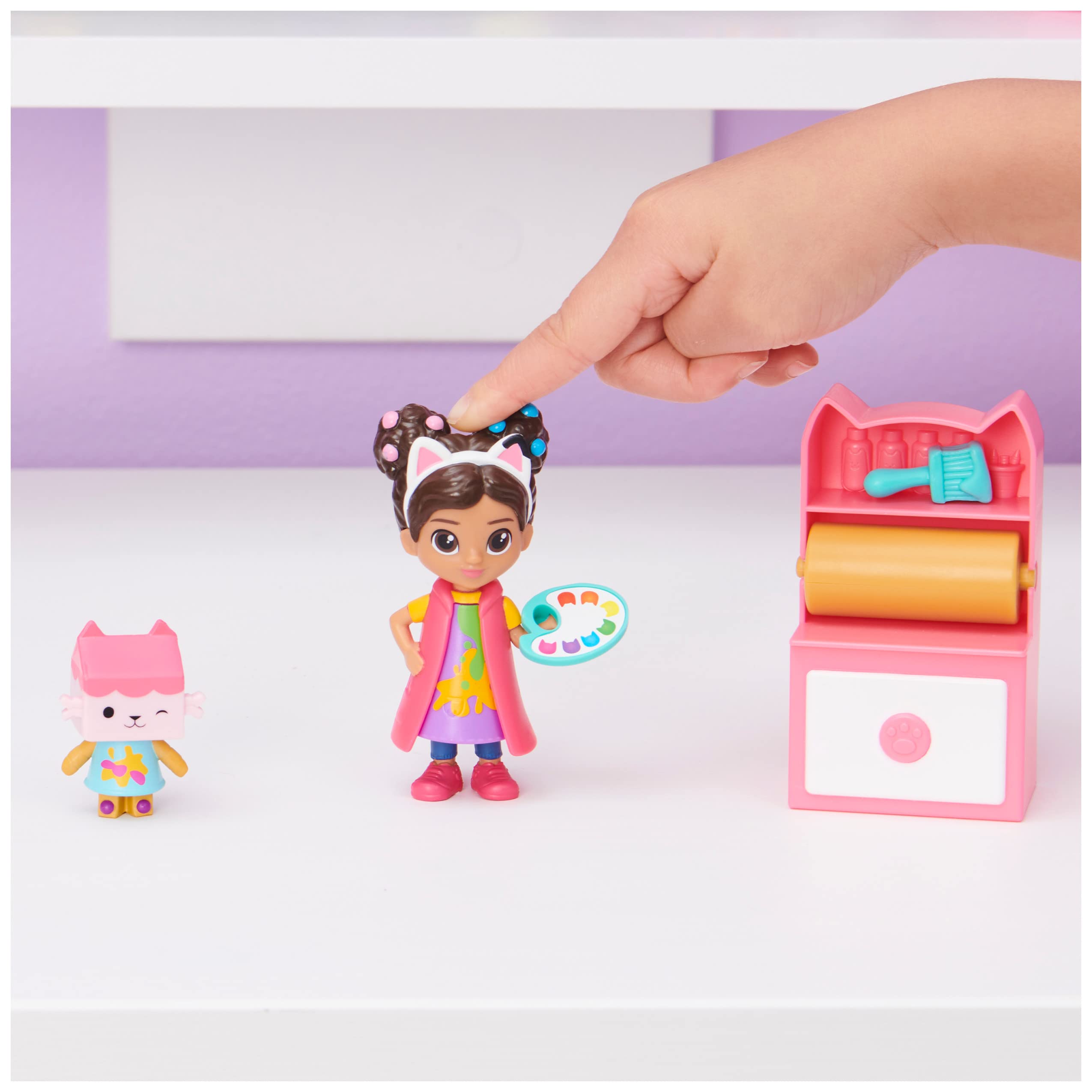Gabby’s Dollhouse, Art Studio Set with 2 Toy Figures, 2 Accessories, Delivery and Furniture Piece, Kids Toys for Ages 3 and up