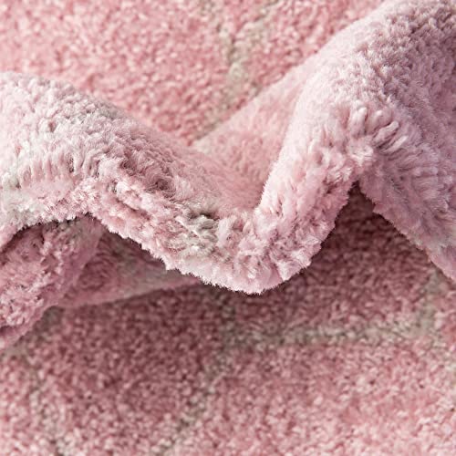 Unique Loom Trellis Frieze Collection Area Rug - Geometric (4' 1" x 6' 1", Light Pink/ Ivory)