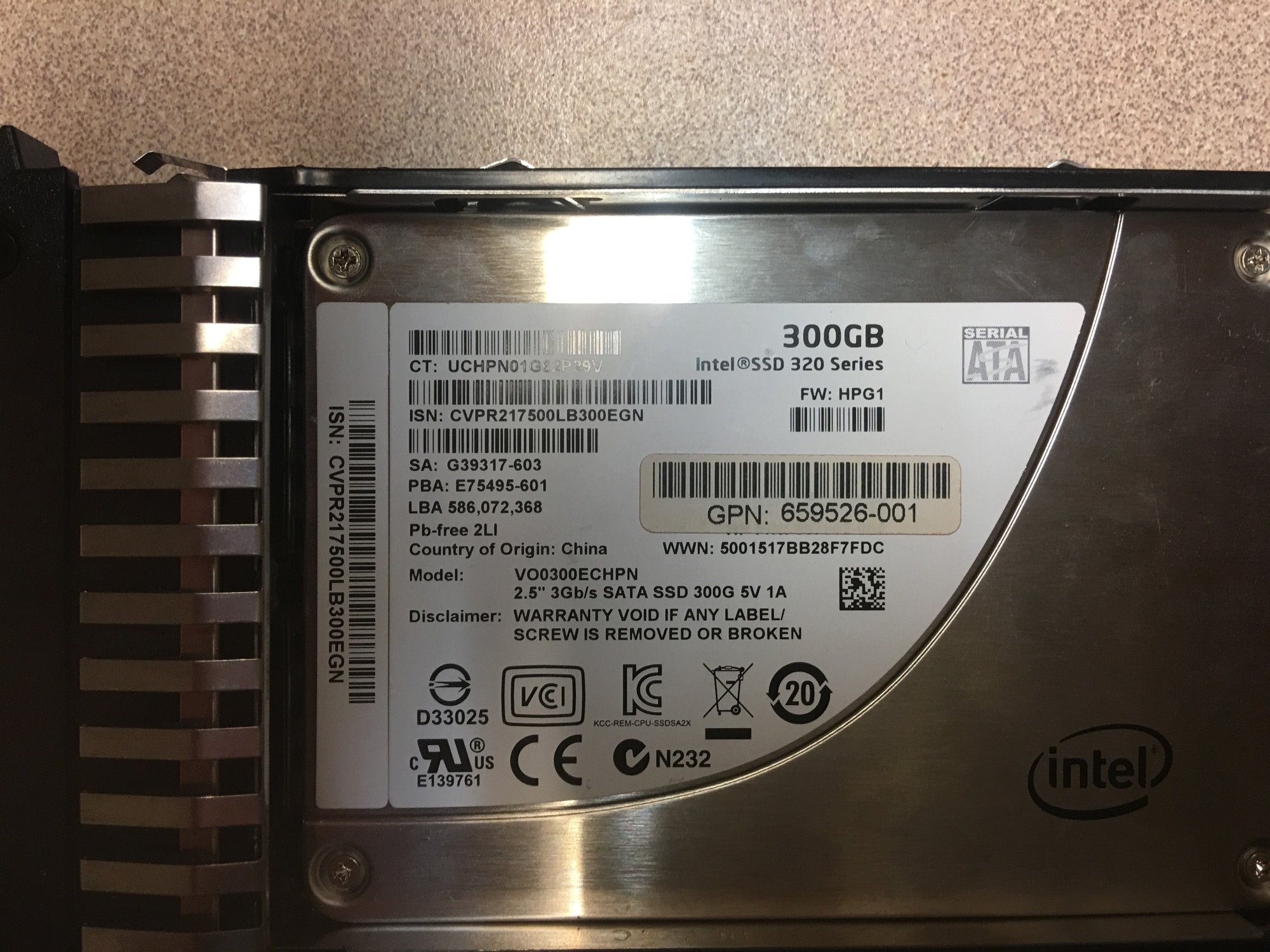 Intel 320 series SSDSA2BW300G3 - Solid state drive - 300 GB - internal - 2.5 inch - SATA-300
