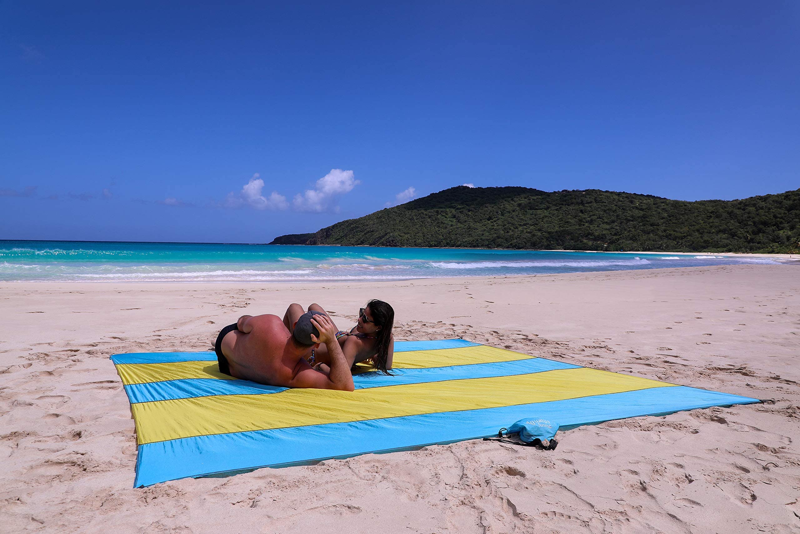 AQUATUS Premium XXL Beach Blanket Sandproof Water Resistant Quick Dry Mat 10ft by 9ft for 1-8 Adults with 4 Metal Stakes, 4 Corner Pockets, Secure Clip and Strap, and Attached Bag