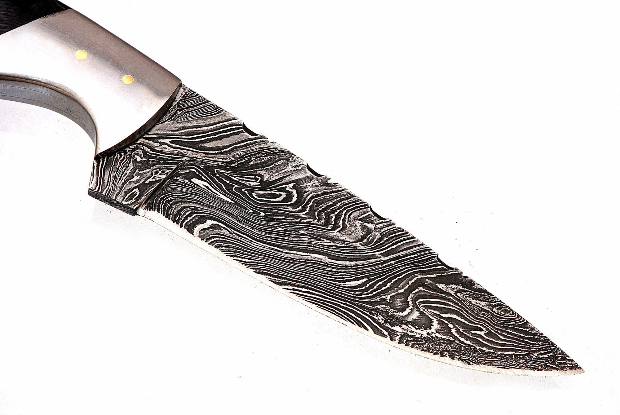 AishaTech Heckler Hand Crafted Fixed Blade Hunting Knife Damascus Steel Blade Horn Handle