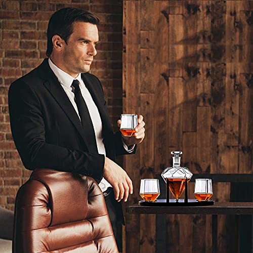 Whiskey Decanter Diamond shaped With 2 Diamond Glasses & Mahogany Wooden Holder โ Elegant Handcrafted Crafted Glass Decanter For Liquor, Scotch, Rum, Bourbon, Vodka, Tequila โ Great Gift Idea โ 750ml
