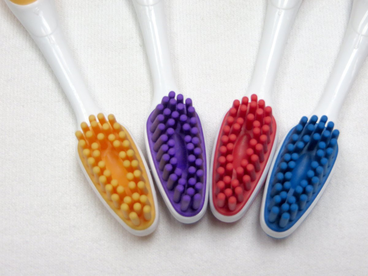 Kosher Innovations Shabbos Toothbrush Kosher for Year Round and Passover - 1 Toothbrush