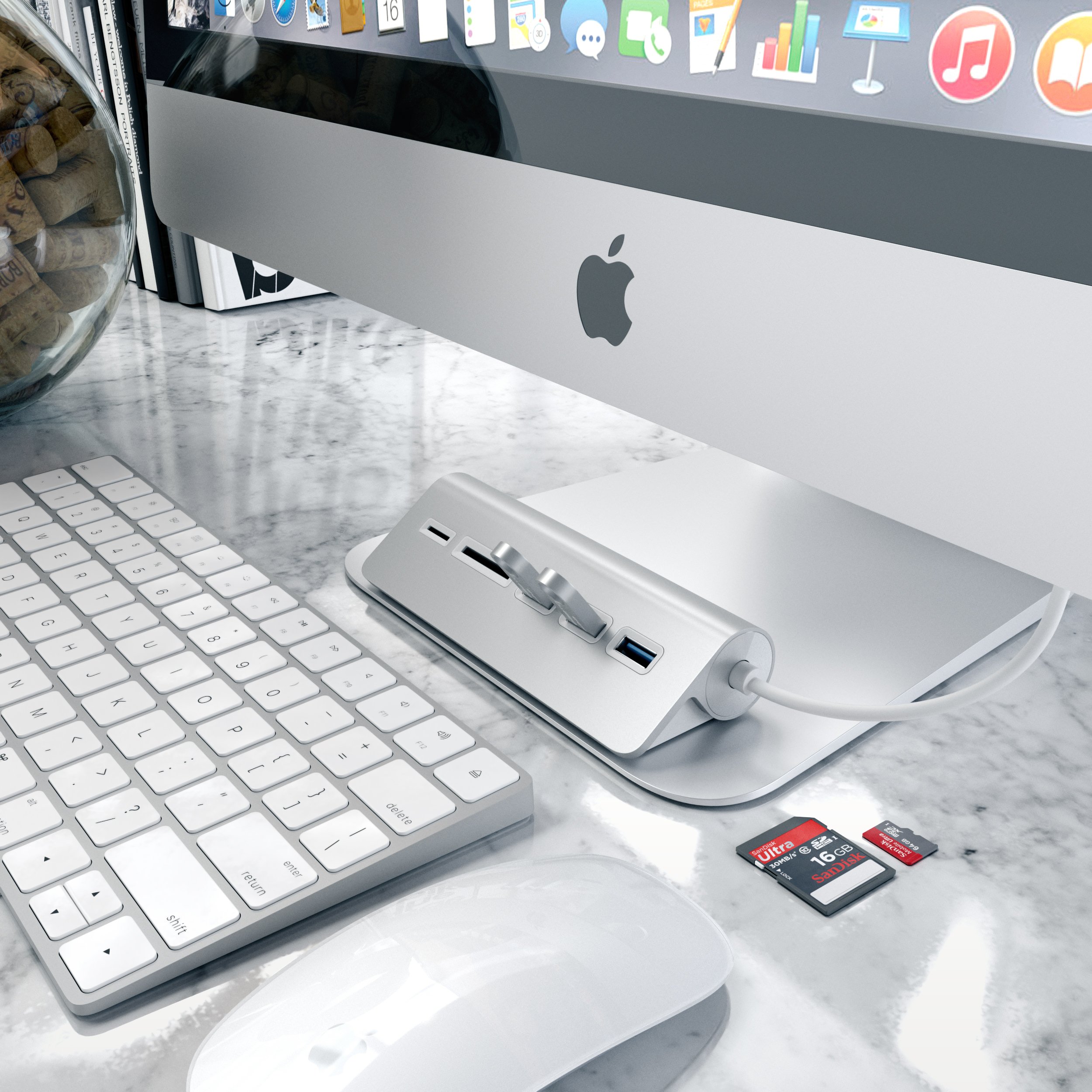 Satechi Aluminum USB 3.0 Hub & Card Reader - Compatible with MacBook Pro, MacBook, iMac, Surface Pro, Dell XPS and More (Silver)