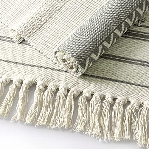 Seavish Accent Cotton Area Rug,2X3 Boho Bath Rug Aesthetic Hand Woven Farmhouse Throw Rug Shag Tufted Tassel Small Rug for Living Room Bedroom Bathroom Kitchen Dorm