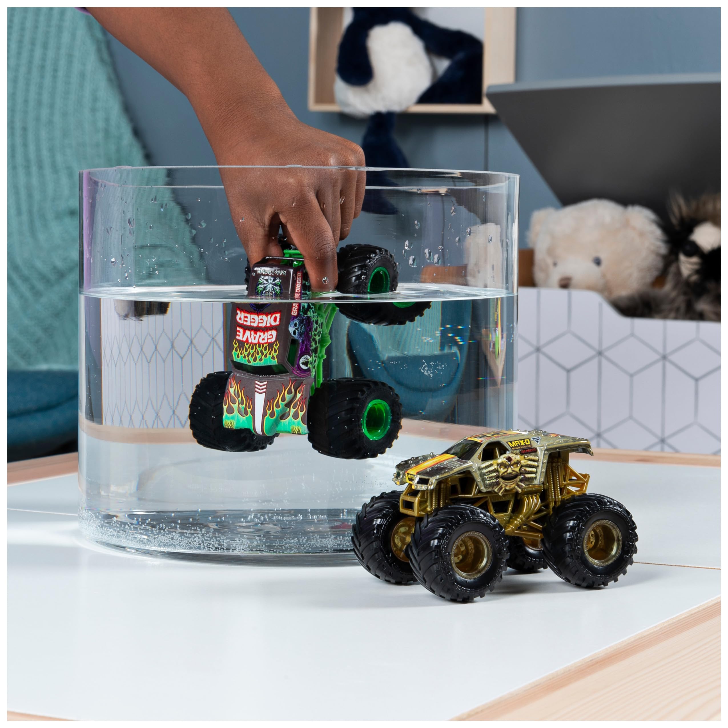 Monster Jam, Official Reveal The Steel 4-Pack of Color-Changing Die-Cast Monster Trucks, 1:64 Scale