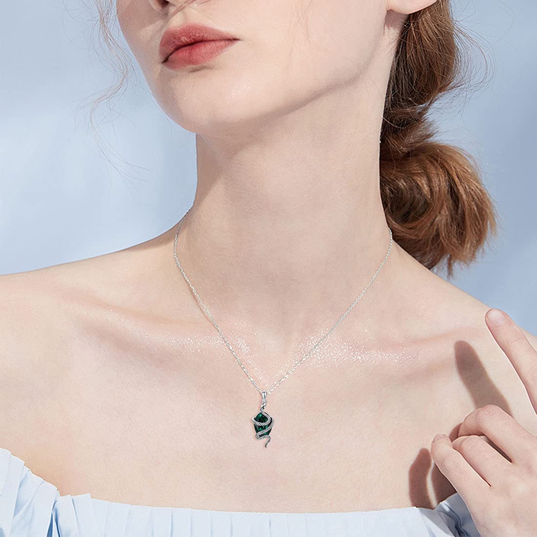 PDTJMTG Snake Necklace Sterling Silver Snake Necklace with Green Crystal Vintage Serpent Necklace Gift for Women