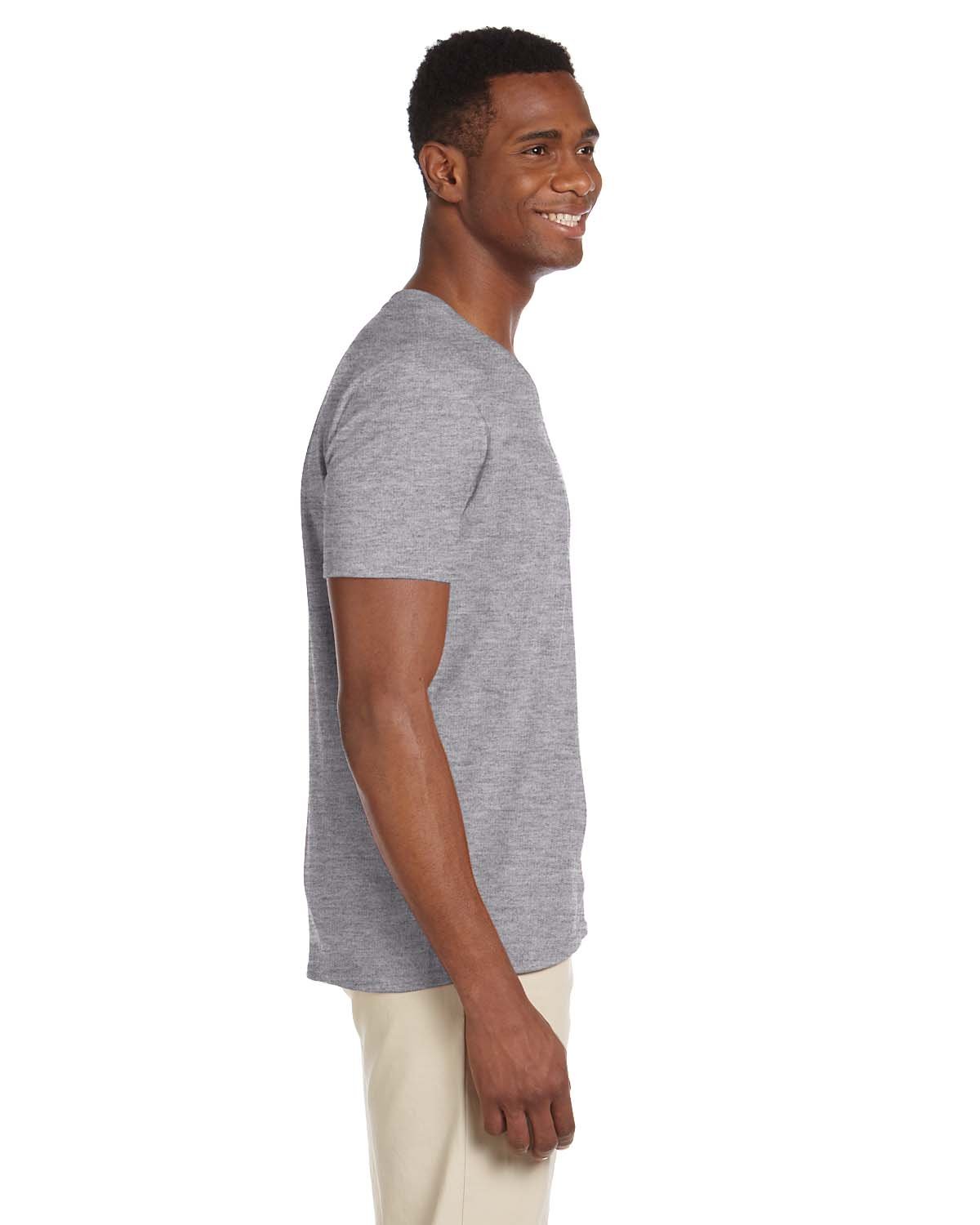 Gildan Men's Softstyle V-Neck T-Shirt
