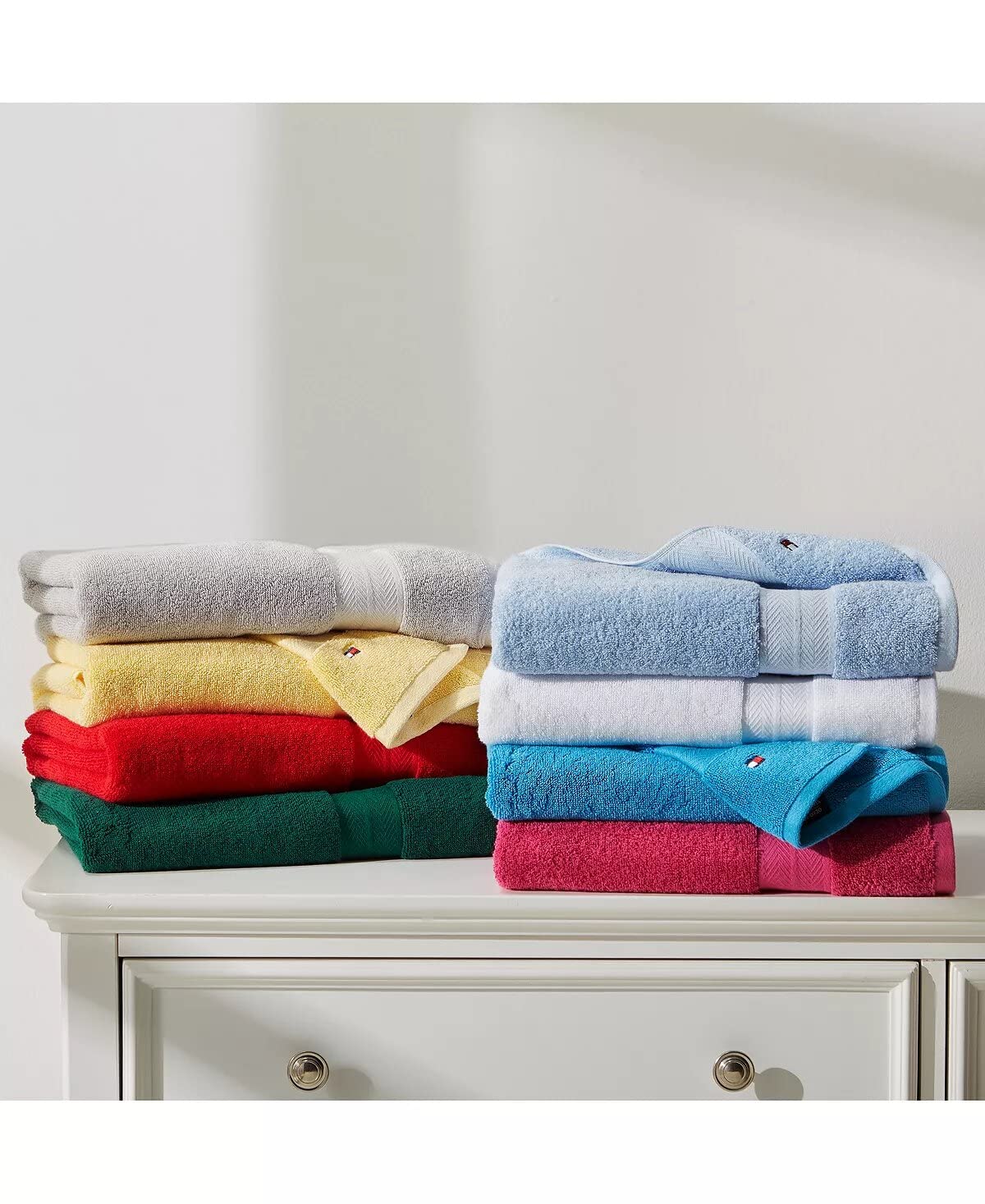 Tommy Hilfiger Modern American Solid Hand Towel, 16 X 26 Inches, 100% Cotton 574 GSM (Raspberry Rose)