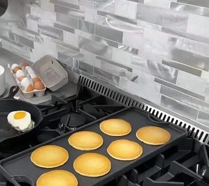 Thor Kitchen Cast Iron Griddle Pan Stovetop Double Burner, for Model HRG Gas Range Model HRT Rangetop, 22.6" x 11.1",Black,RG1032