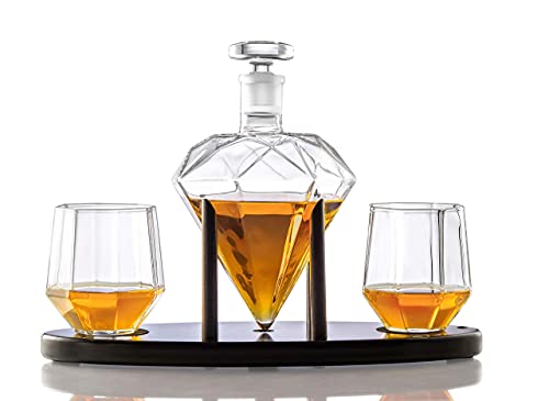 Whiskey Decanter Diamond shaped With 2 Diamond Glasses & Mahogany Wooden Holder โ Elegant Handcrafted Crafted Glass Decanter For Liquor, Scotch, Rum, Bourbon, Vodka, Tequila โ Great Gift Idea โ 750ml