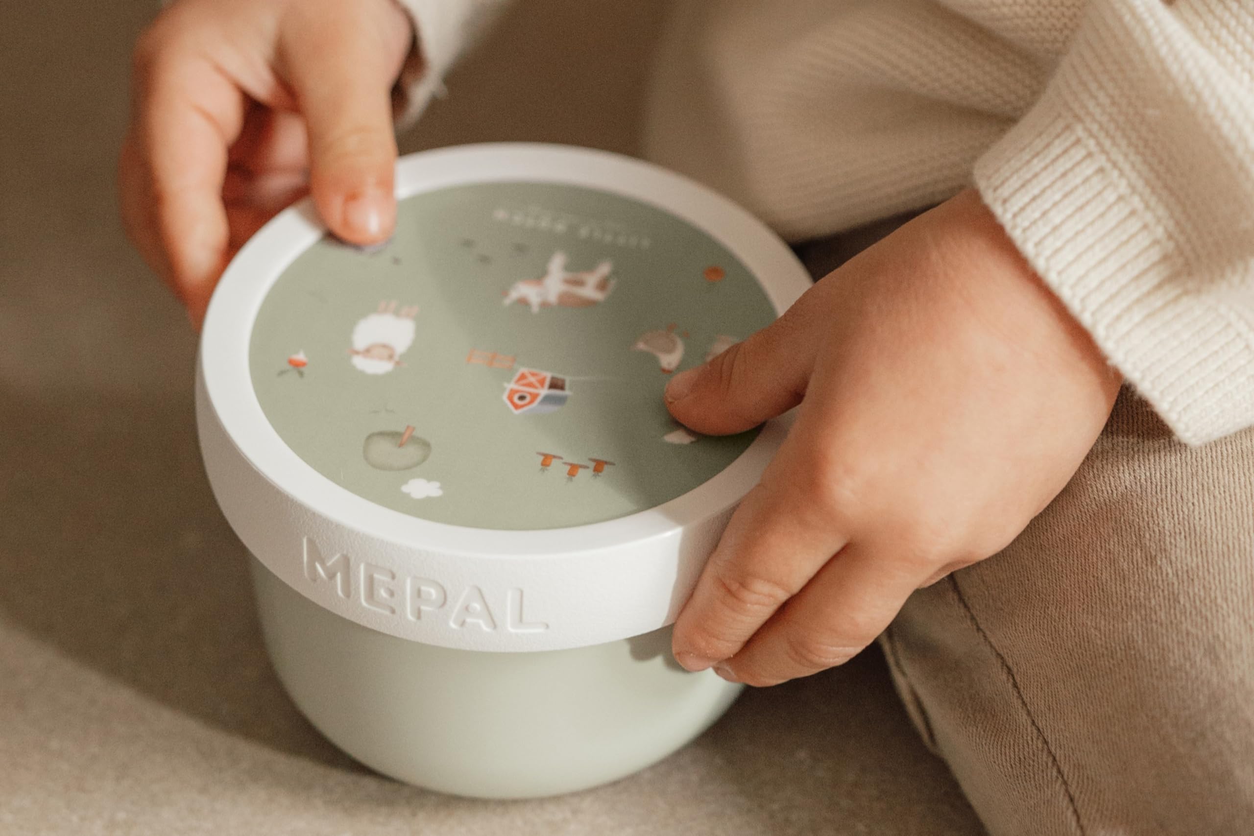 Mepal - Fruitbox Campus - Snack box for kids - Dishwasher and microwave safe - BPA free - 300 ml - Leopard