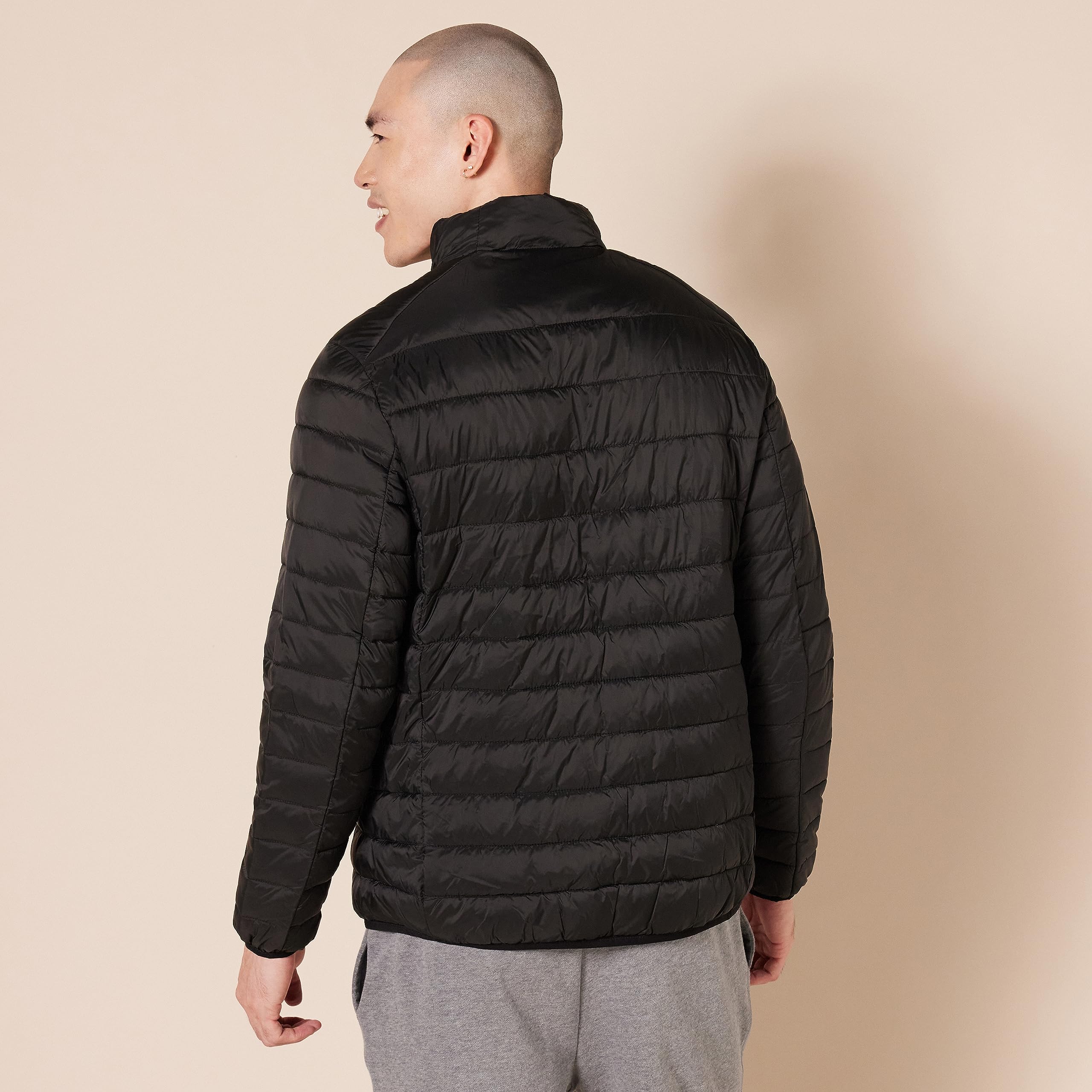 Amazon Essentials Men's Packable Lightweight Water-Resistant Puffer Jacket (Available in Big & Tall), Grey, Medium