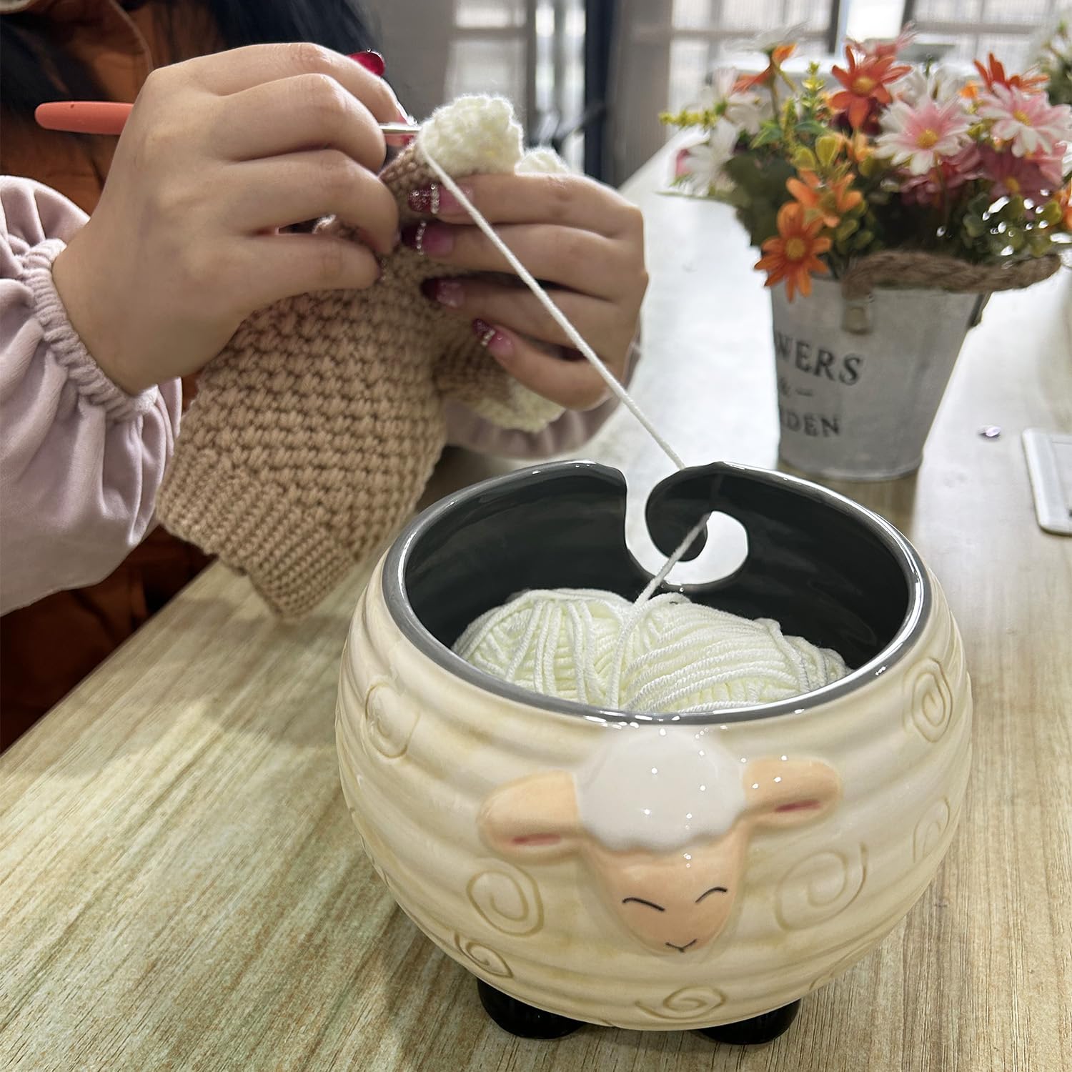 Ceramic Wool Holder, Sheep Shape Handmade Craft Knitting Bowl, Yarn Storage Bowl with Holes, 6.7x4.7inch Knitting Sewing Yarn Holder Cartoon Crochet Bowl for Christmas Day