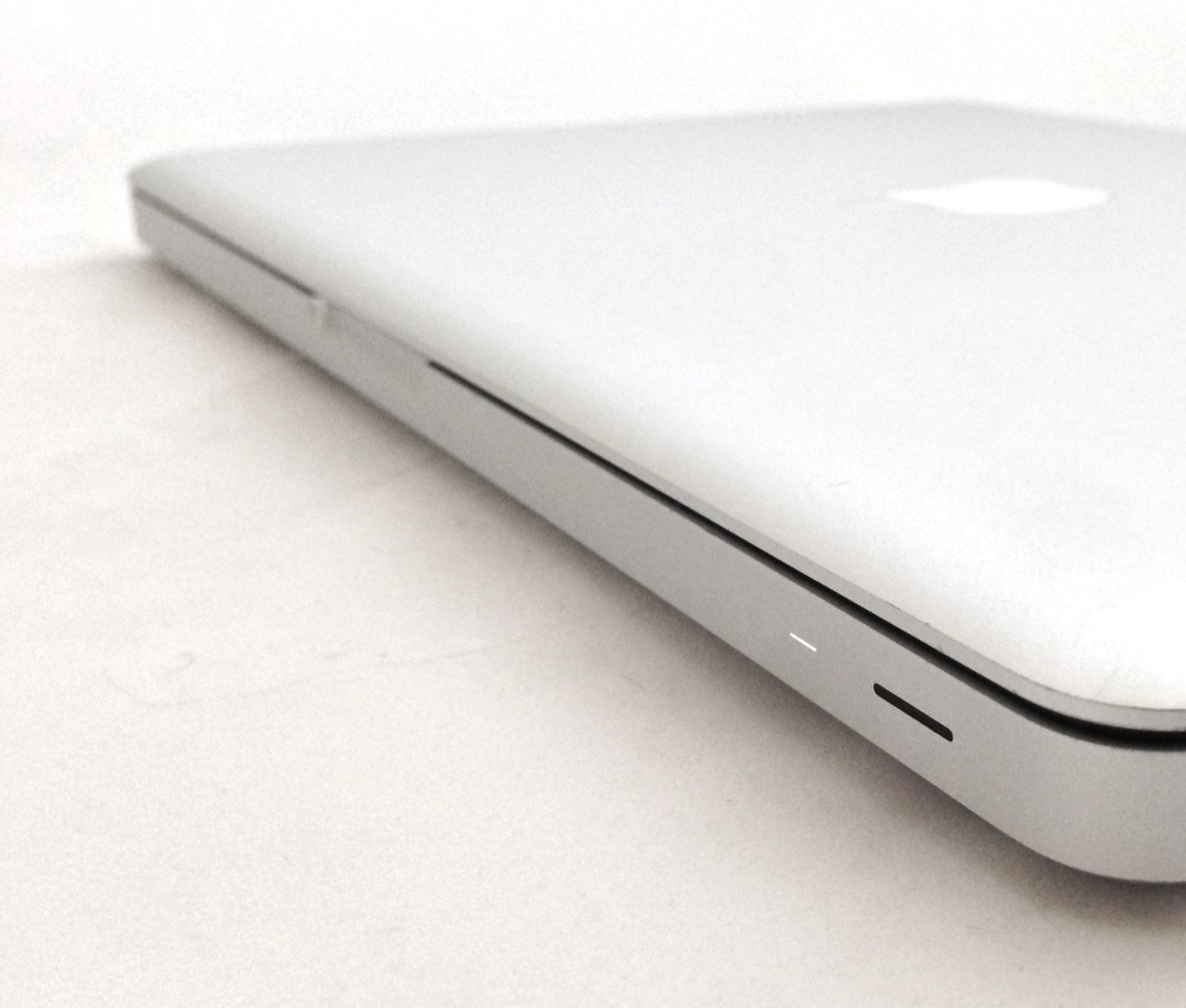 Apple MacBook Pro 13.3-Inch Laptop 2.8GHz i7 (MD314LL/A), 16GB Memory, 1TB SSHD (Solid State Hybrid Drive), DVD Burner (Renewed)
