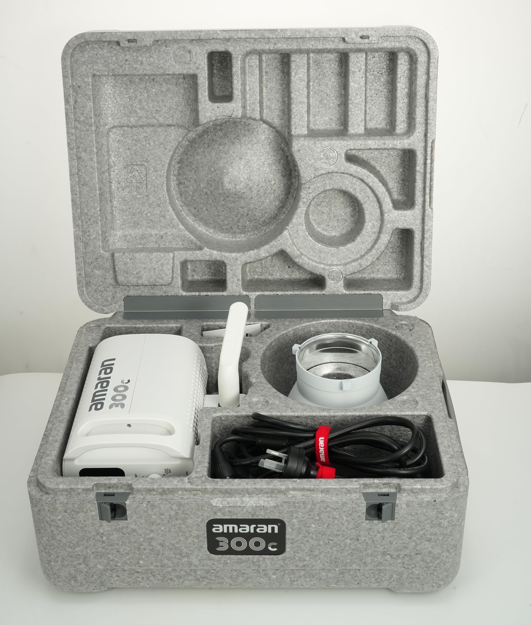 Aputure Amaran 300c RGB COB Video Light Bowen Mount 2,500K to 7,500K CCT with G/M Adjustment 26,580 lux @ 1m with Hyper Reflector (White (300c))