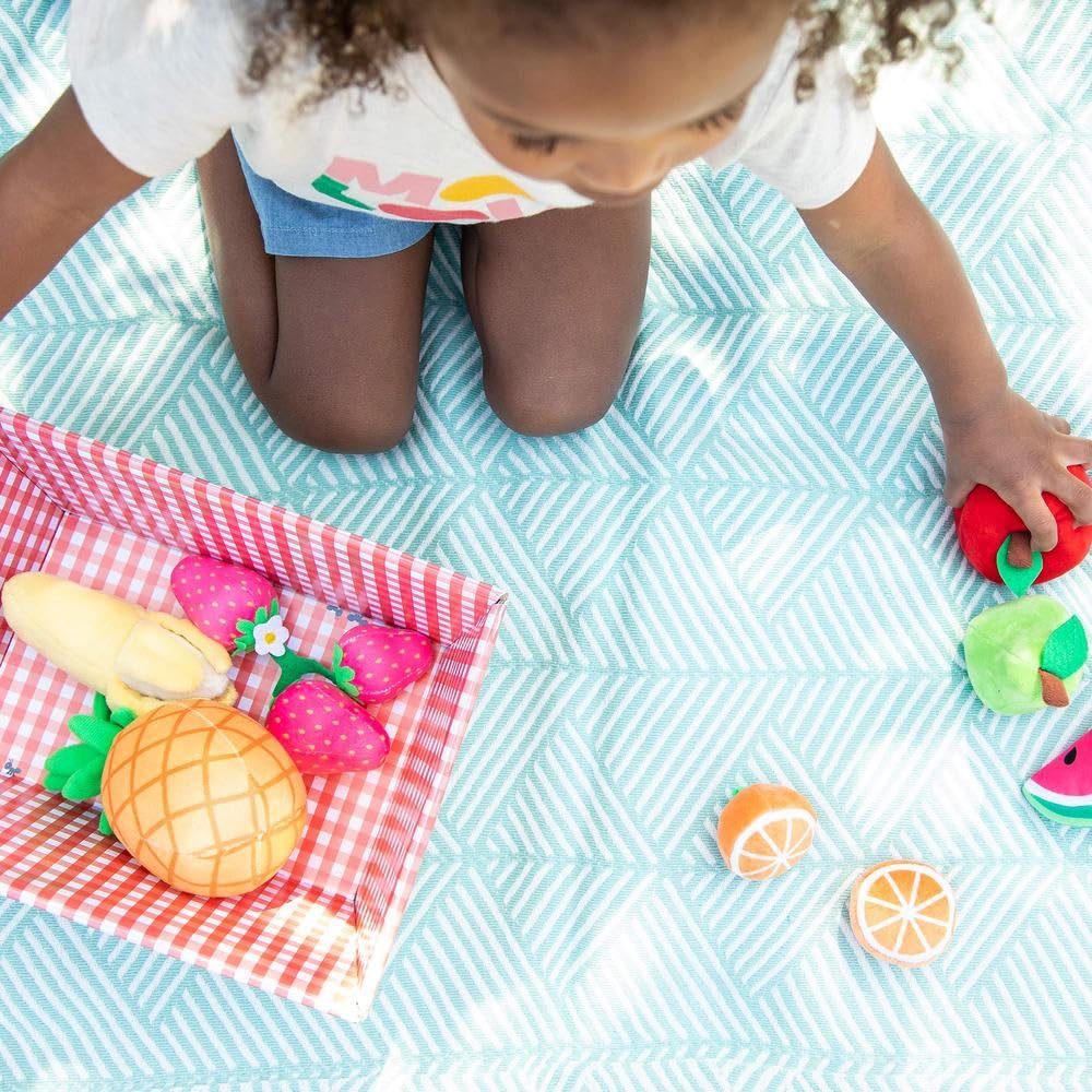 Educational Insights Plush Vegetable Garden 13-Piece Set: Pretend Food, Early-Learning Skills, Ages 2+