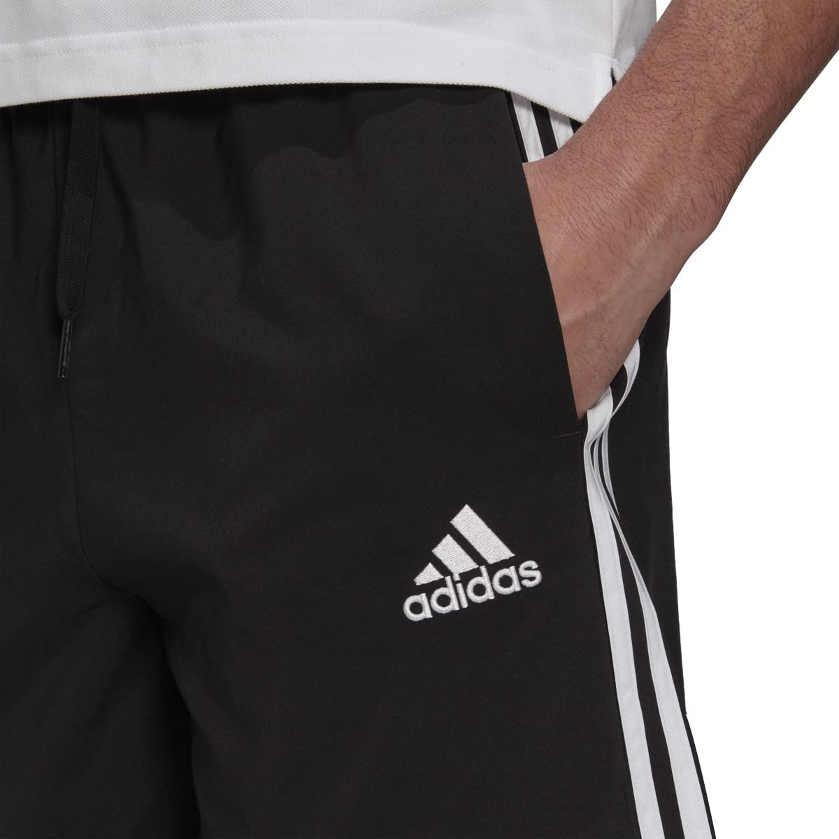 adidas Men's Standard Aeroready Essentials Chelsea 3-Stripes Shorts, Black/White, Medium