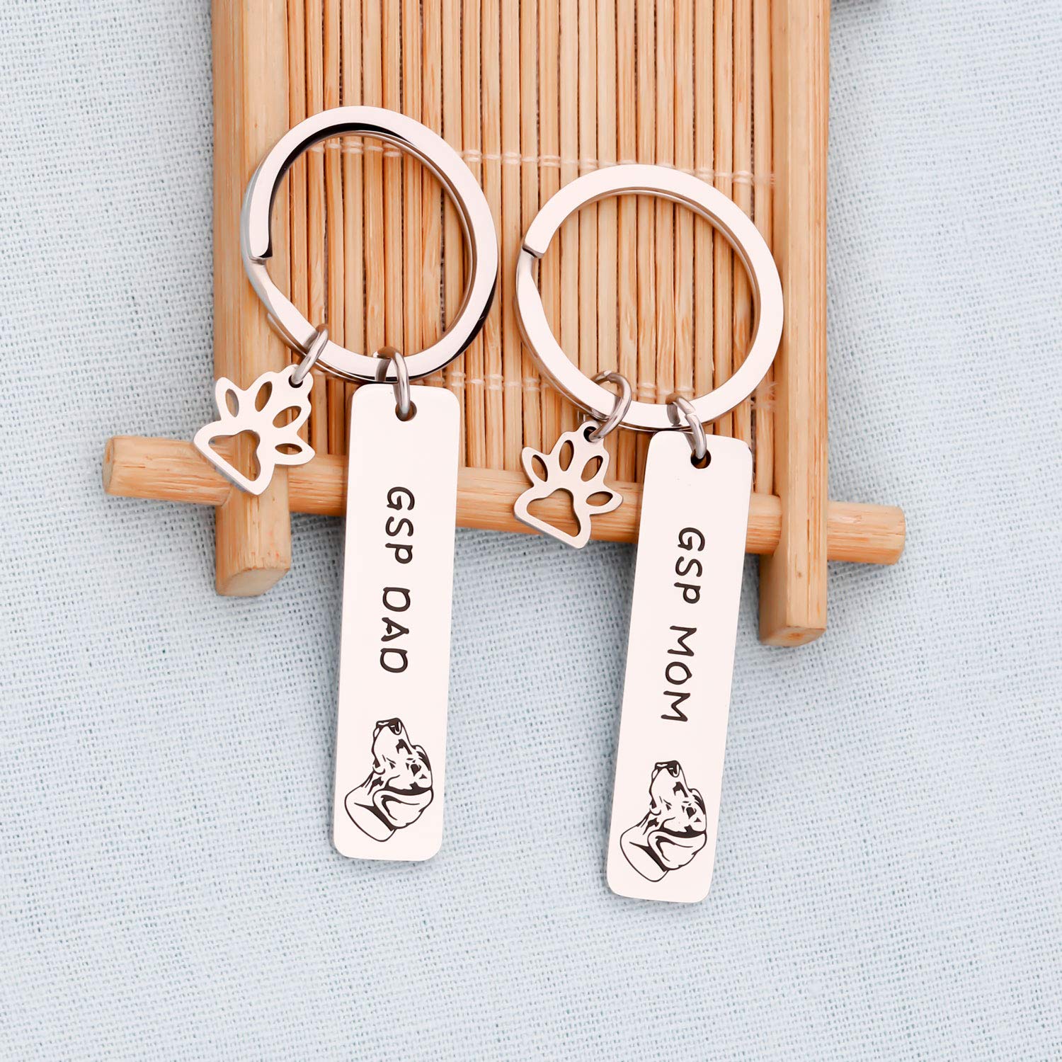 BEKECH GSP Mom GSP Dad Keychain Set German Shorthaired Pointer Dog Keychain Gift for GSP Dog Dad GSP Dog Mom (silver)