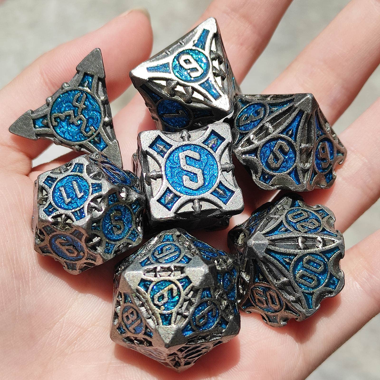 AHDKEJG Metal DND Dice Set of 7 Dungeons and Dragons D&D RPG MTG Polyhedral Figit Dice Table Games D20 Pathfinder Card Accessories Gift Black Leather Bag-Silver Green