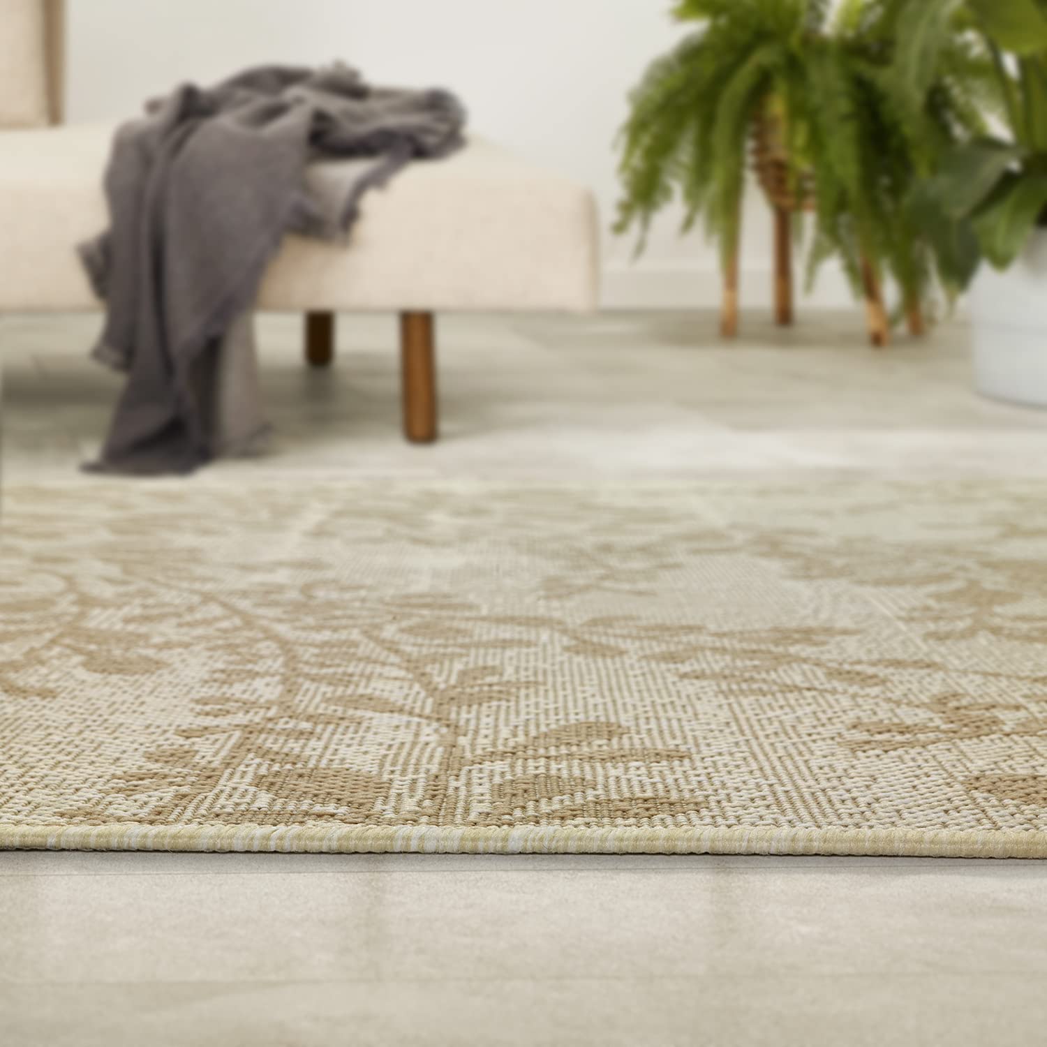 Antep Rugs Patio 5x7 Outdoor/Indoor Floral Area Rug (Beige, 5'3" x 7'6")
