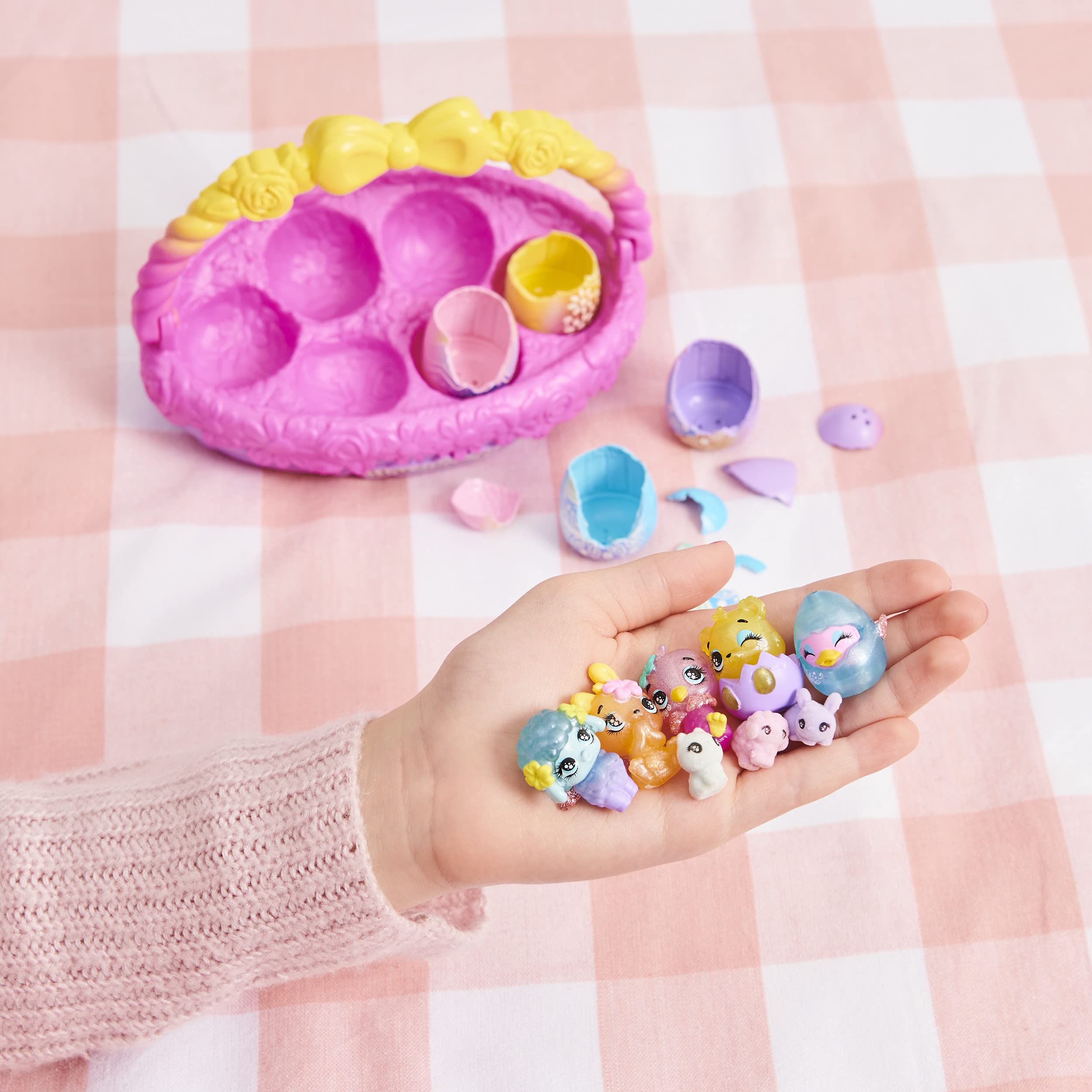 Hatchimals CollEGGtibles, Spring Toy Basket with 5 and 3 Pets, Kids Toys for Girls Ages 5 and up