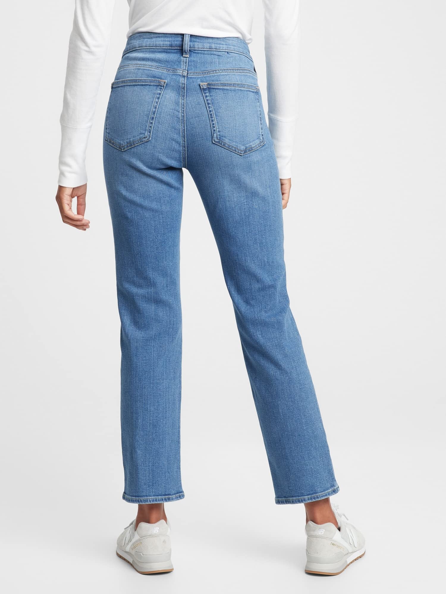 GAP Womens Classic Straight Fit Jeans, Medium Masco, 28 Regular US