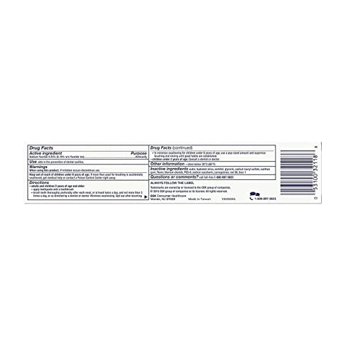 Aqua Fresh Cavity Protection Fluoride Toothpaste Cool Mint -5.6 Ounce (Pack of 2)