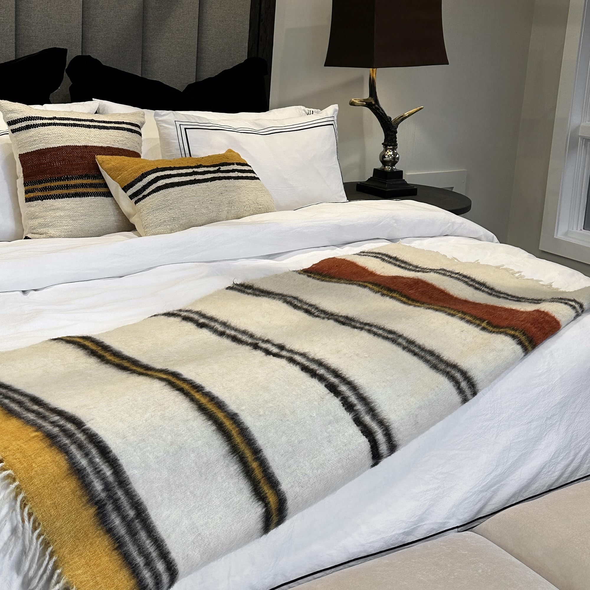 HiEnd Accents Embroidered Border 3 Piece Duvet Cover Set, Super King Size, White with Black Embroidery, Modern Classic Hotel Style Cotton Luxury Bedding, 1 Comforter Cover and 2 Pillowcases