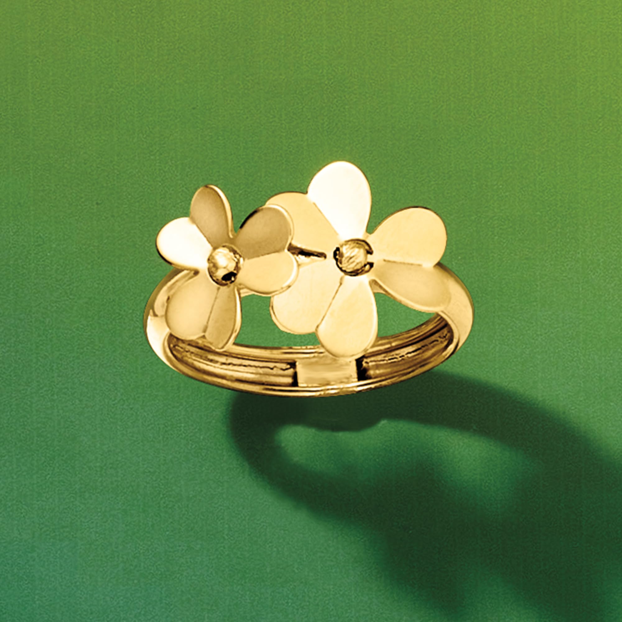 Ross-Simons Italian 14kt Yellow Gold Flower Ring. Size 5