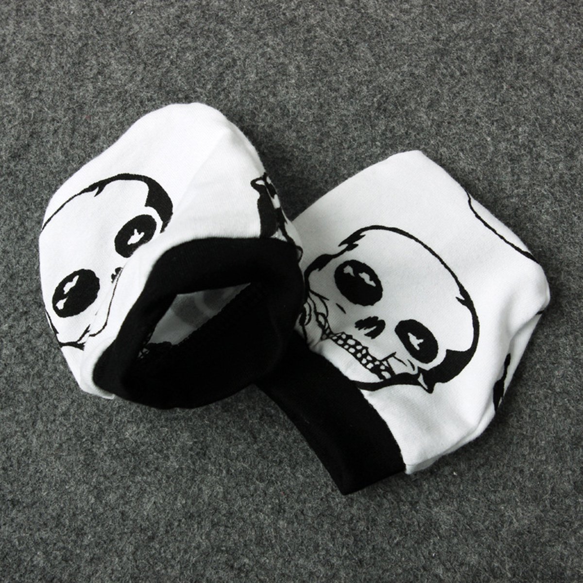 puseky 4pcs Newborn Baby Boys Girls Skull Romper+Pants+Hat+Mitten Halloween Outfit Set (0-6 Months, Black+White)