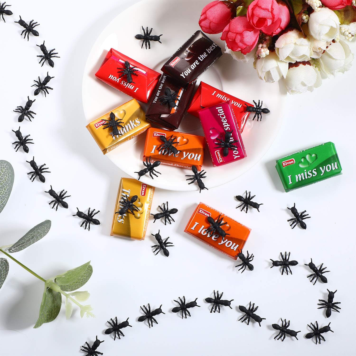 Jovitec 300 Pieces Fake Ants Prank Plastic Black Ant Bugs Joke Toys Realistic Insects for Halloween Party Favors Decoration Props