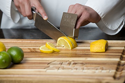 Tip Tough Finger Guard - Knife Protector for Safely Cutting, Chopping, Slicing in the Kitchen - Stainless Steel, Safe Cooking Tool for Hands - Ideal for Vegetables, Salads, Fruits (Large)