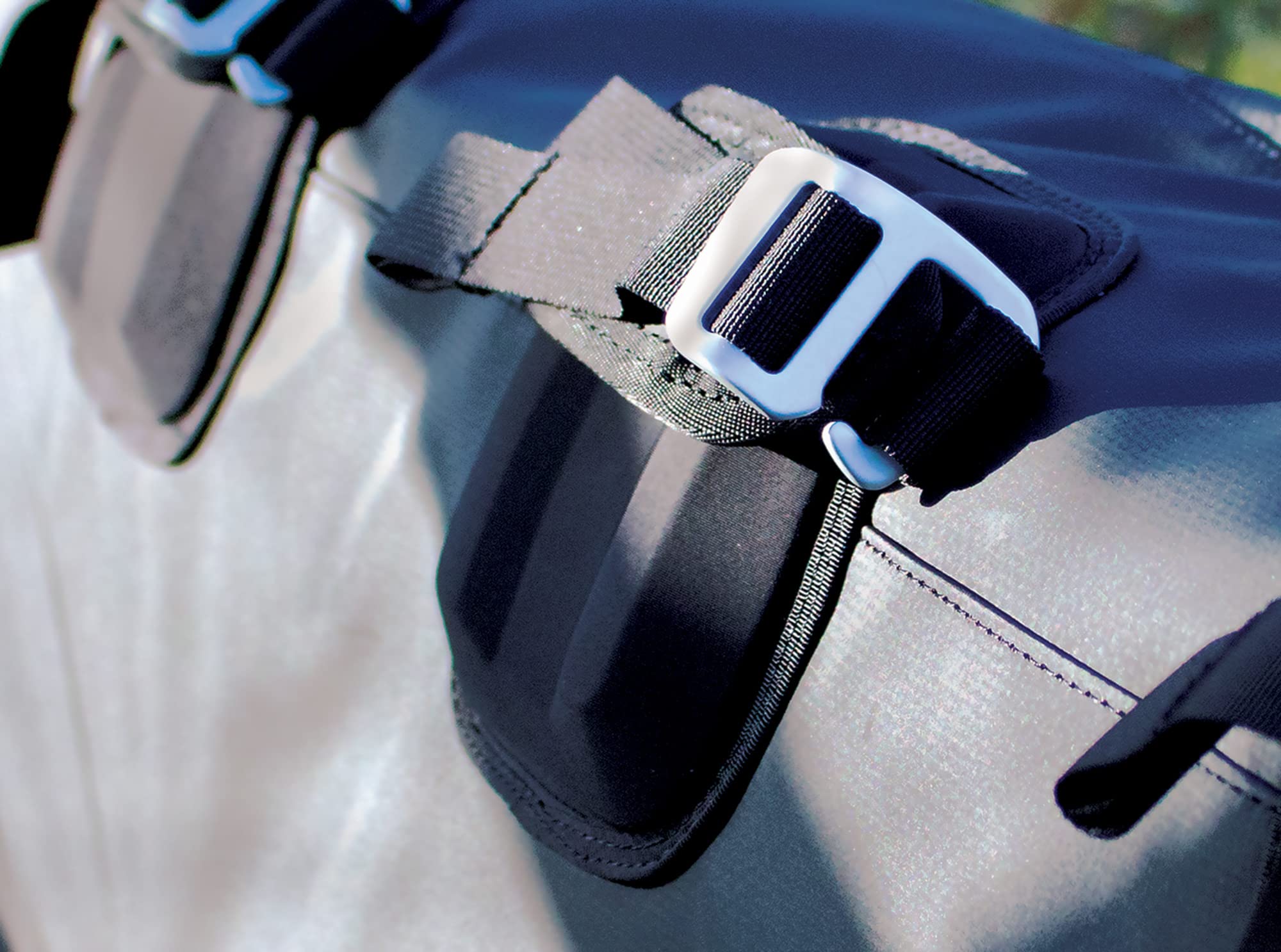 Yakima Gatekeeper Full Size Truck Bed Medium Polyester Trunk Tailgate Bicycle Rack Pad with Soft Felt Backing, Cradles, and Buckles for 5 Bikes, Black