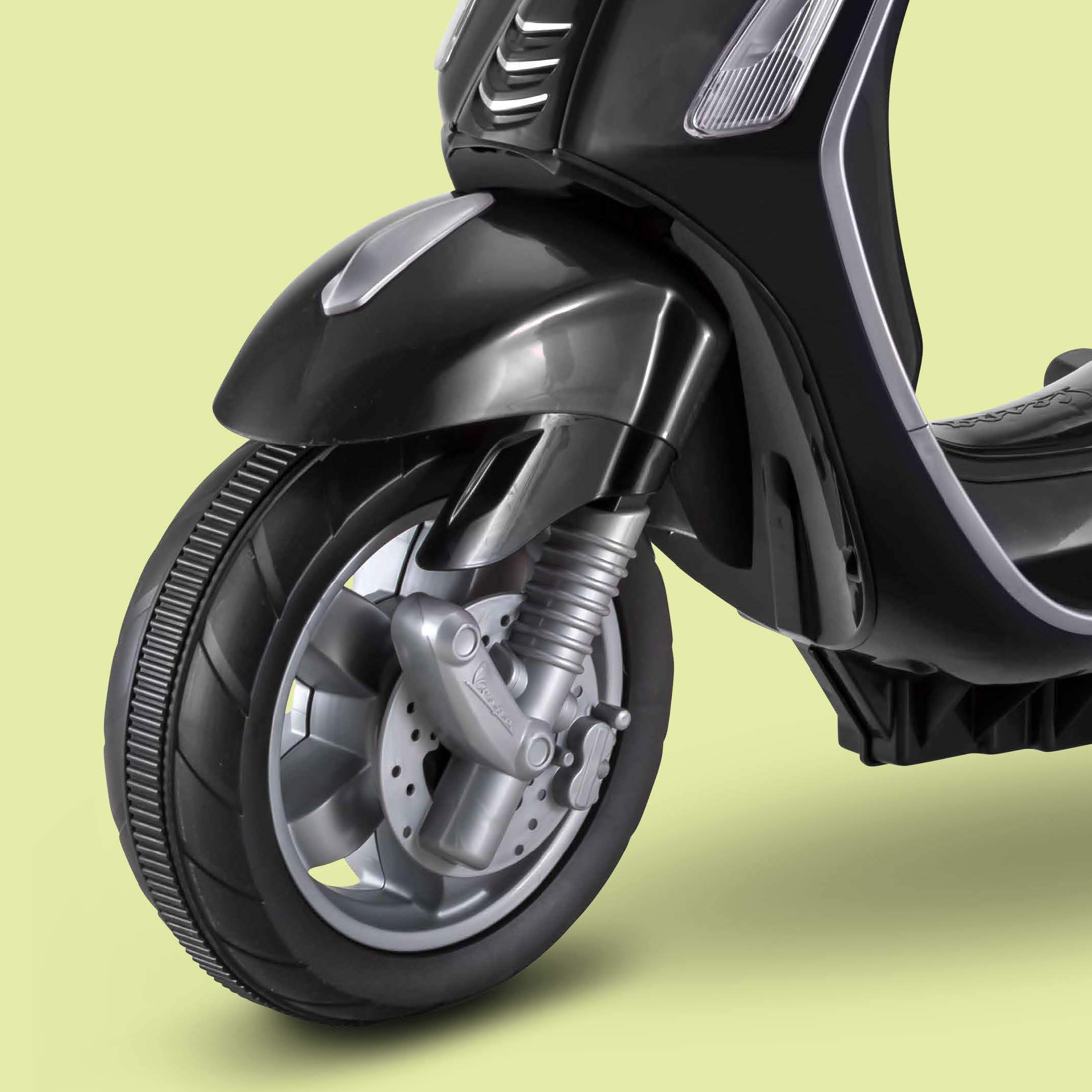 Kid Trax Toddler Vespa Scooter Electric Ride On Toy, 3-5 Years Old, 6 Volt, Max Weight 60 lbs, Black, 6V (KT1419AZA)