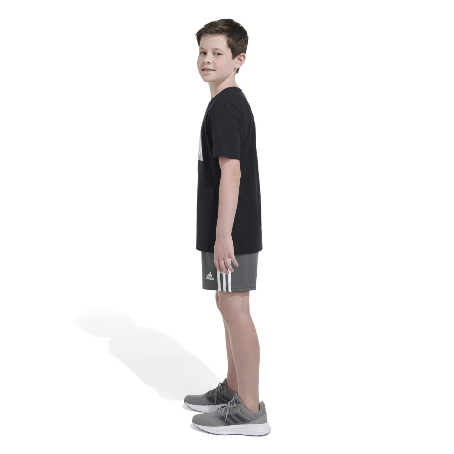 adidas Boys' Big Short Sleeve Cotton BoS Ghost Logo T-Shirt, Alumina, S(8)