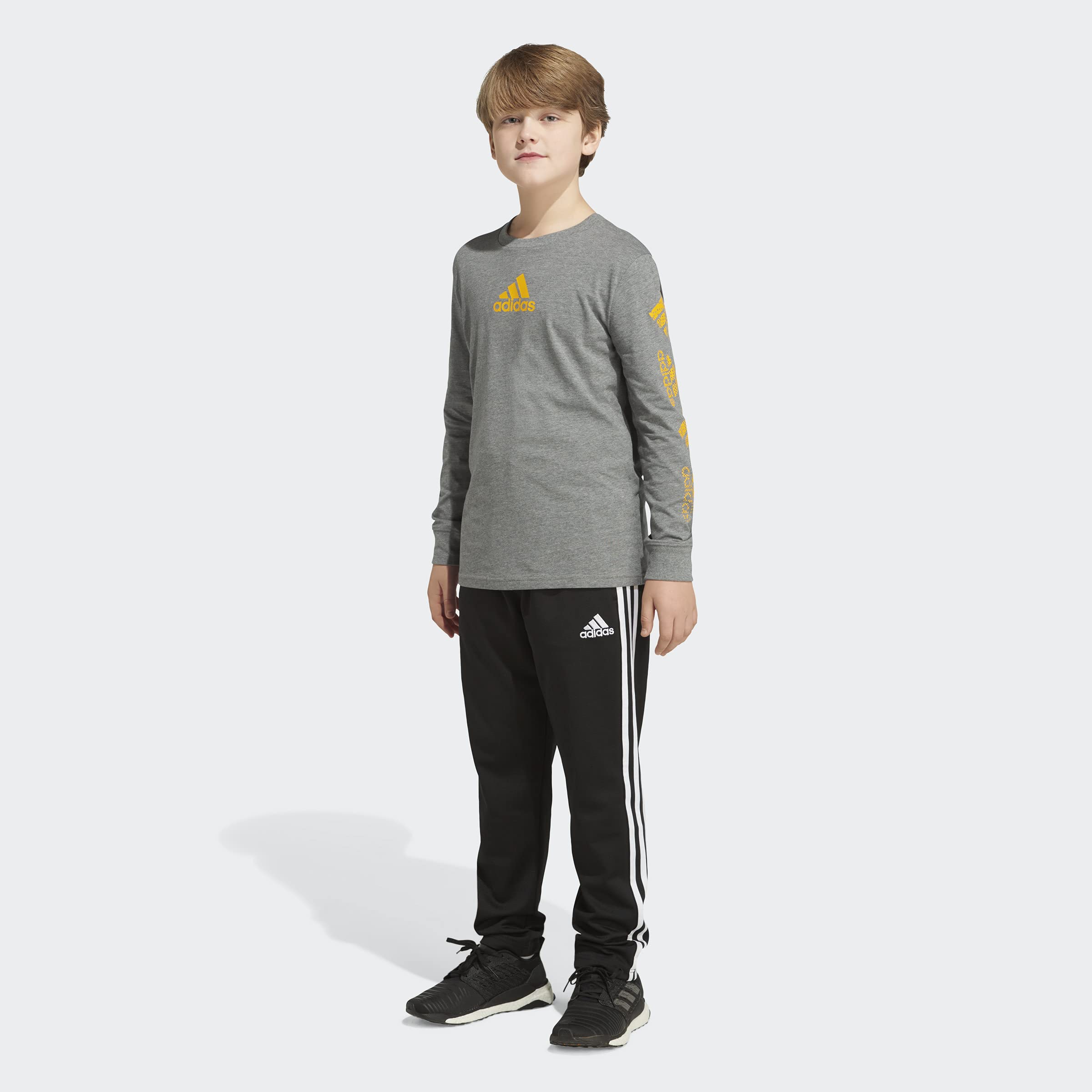 adidas Boys' Long Sleeve Pixel Brand Tee, Charcoal Grey Heather, 5